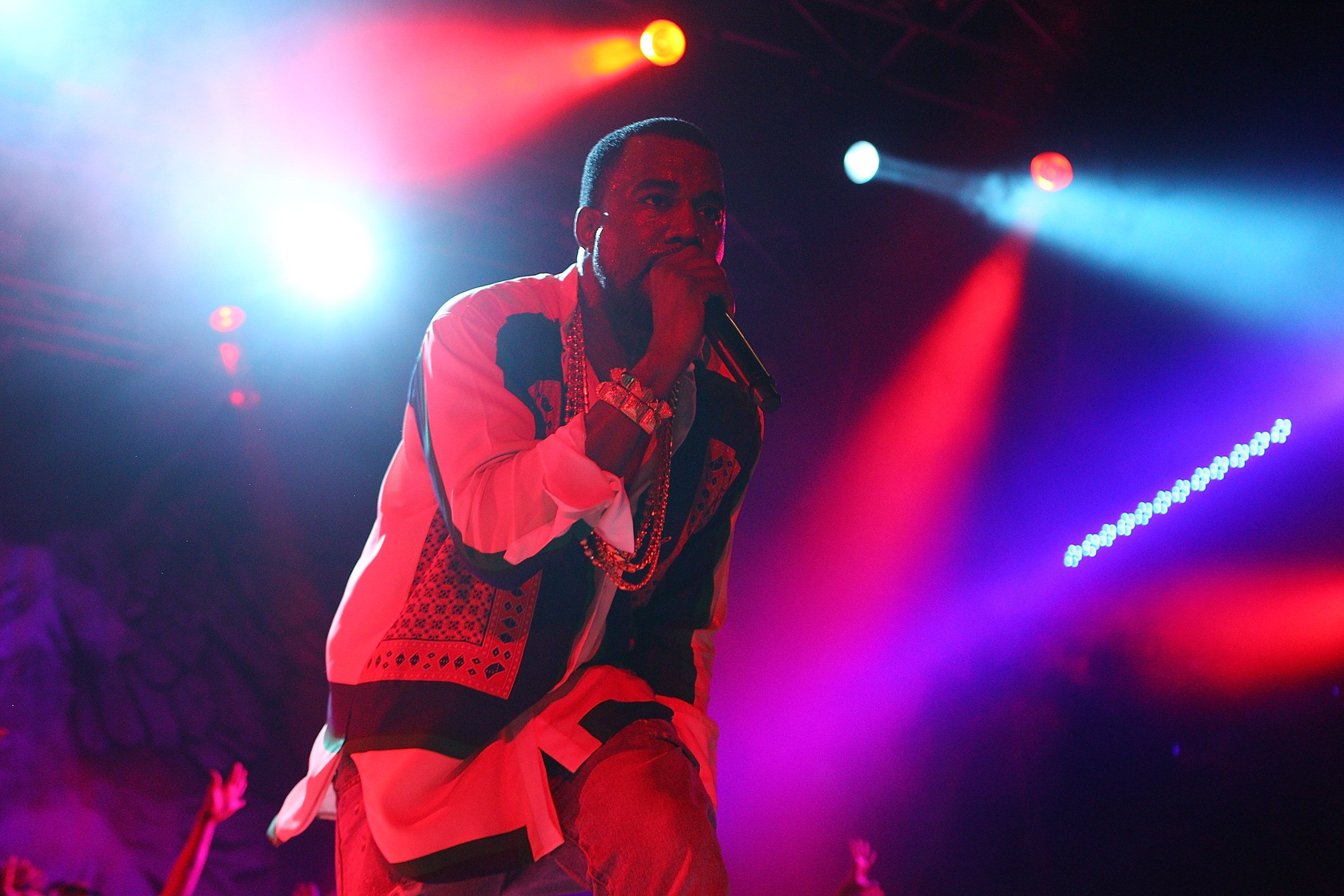 Kanye West Causes Mayhem At ComplexCon, Crowd Goes Wild