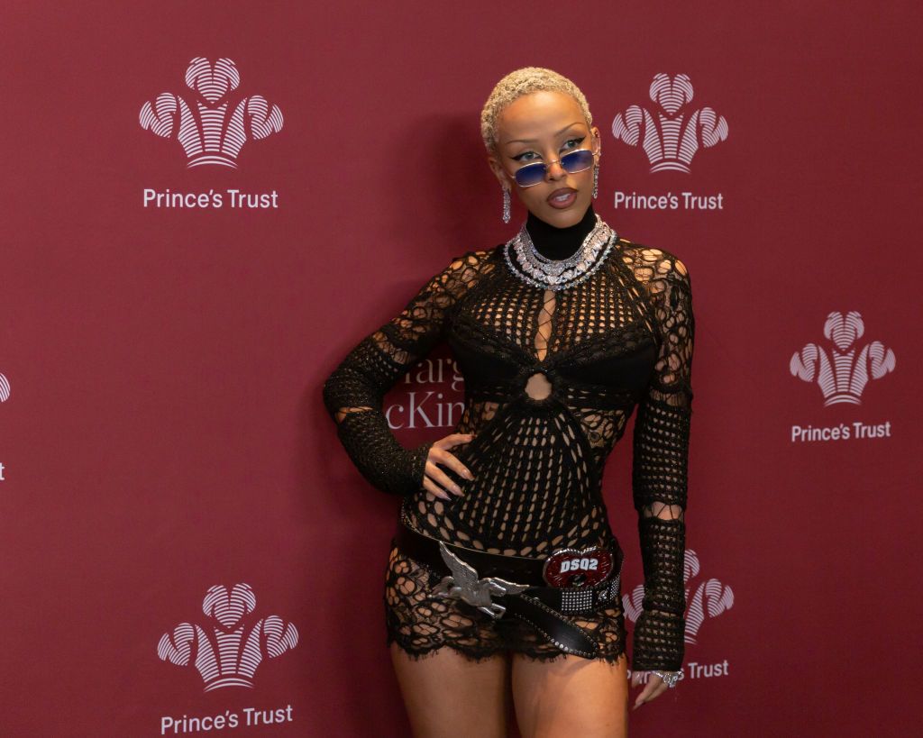 Doja Cat Confuses Fans With Another Surreal Instagram Post