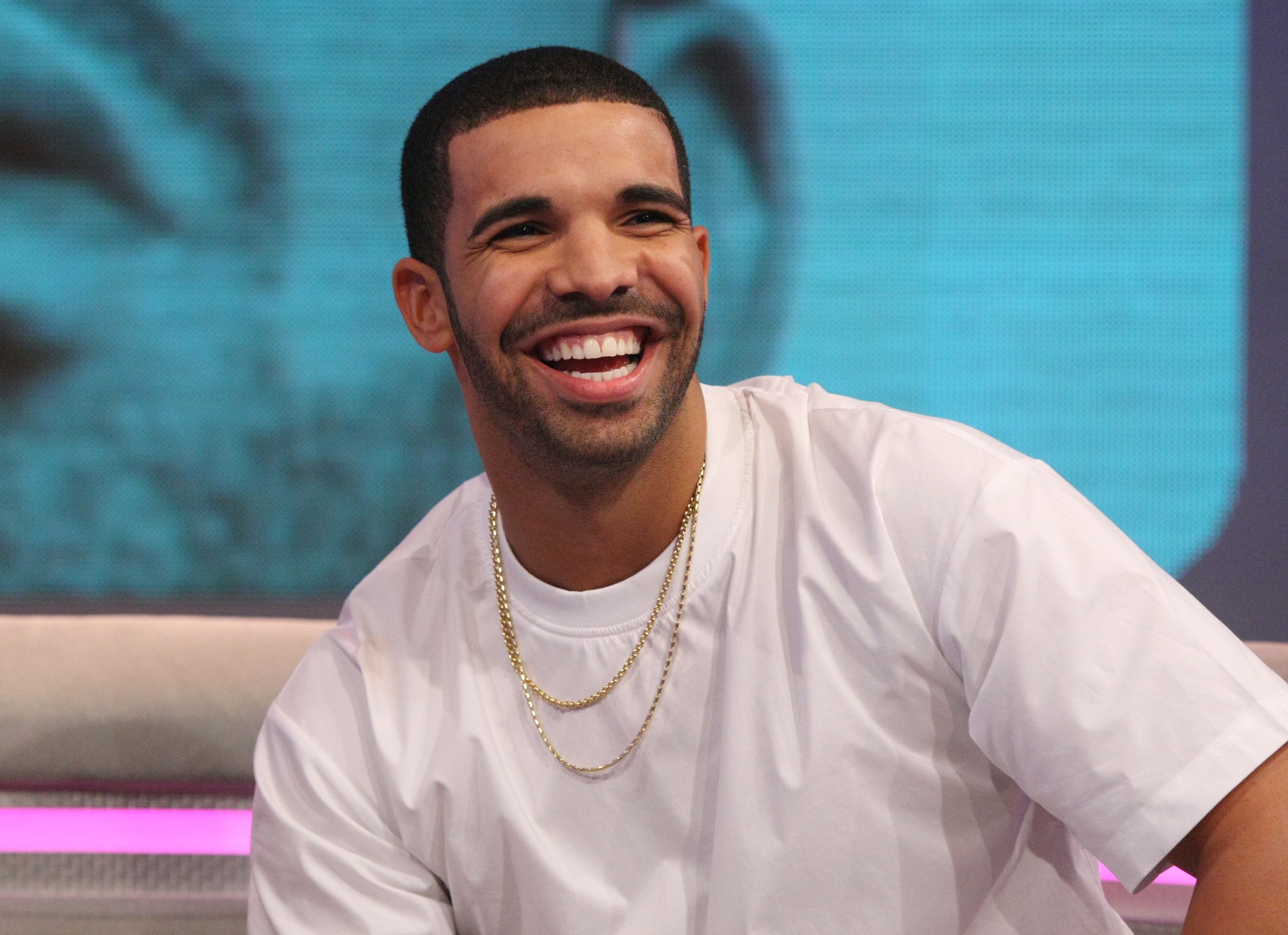 Drake Breaks Record With His "It's All A Blur" Tour, Makes Over $5M In ...