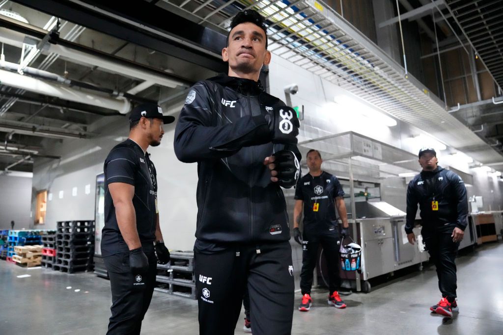 Hawaii-born UFC Star Max Holloway Slams Government Response To Maui ...