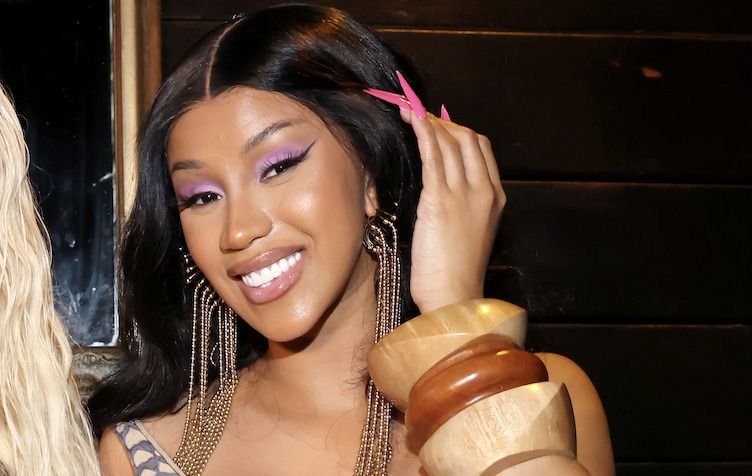 Cardi B Updates Fans On New Album & Tour, Says She Wants To Work With ...