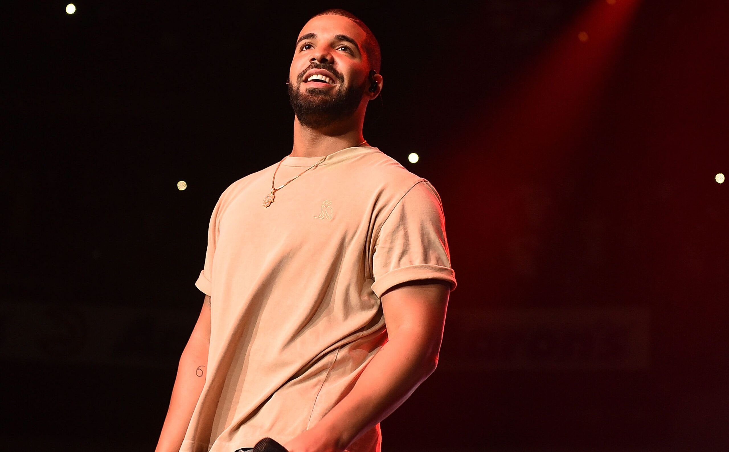 Drake Offers Help To Fan With MS, Will Pay College Tuition For 7 People ...
