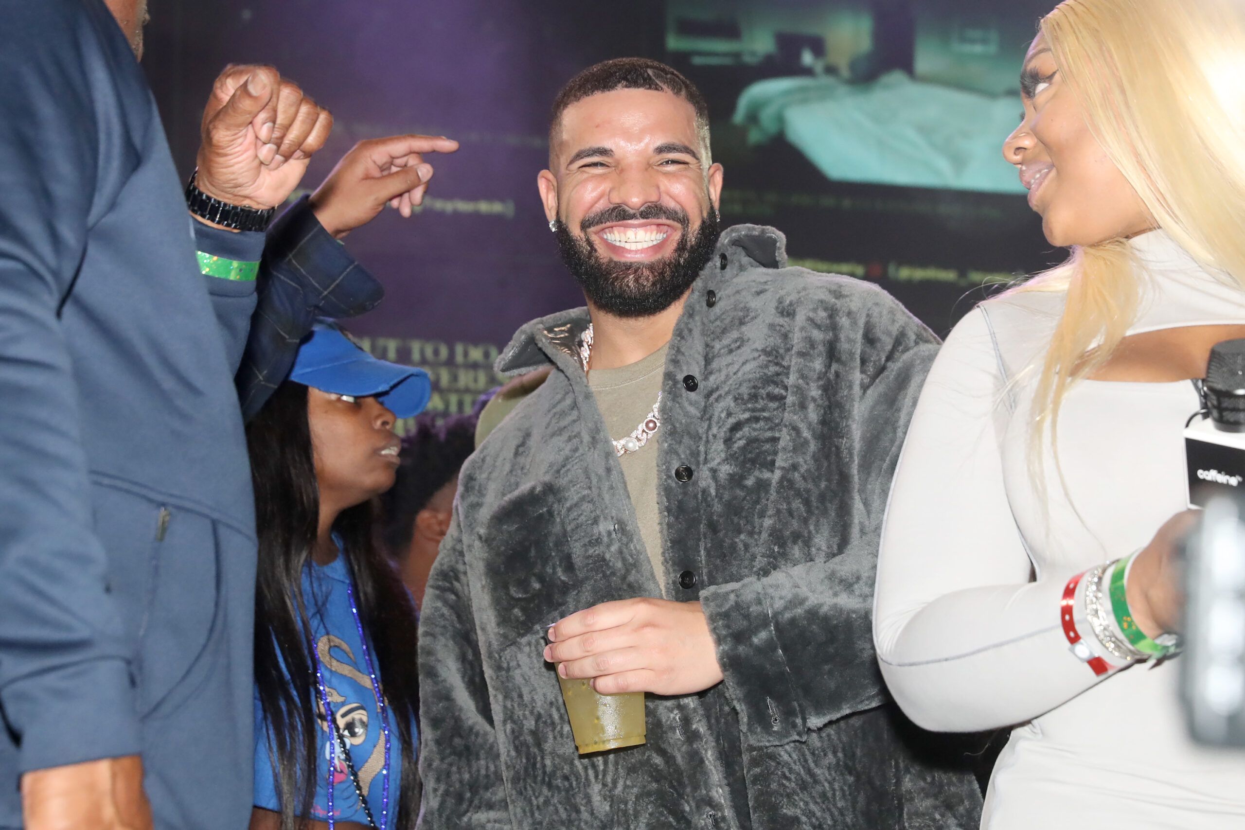 Drake's Diamond Bone Chain Is 18 Carats, New Ice Proves How Proud He Is ...