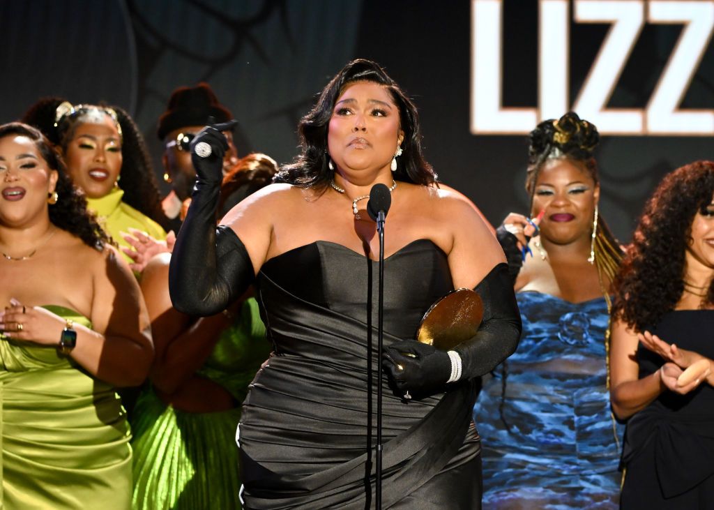 Lizzo Brings Her Flute Out For On-Stage Appearance With Incubus