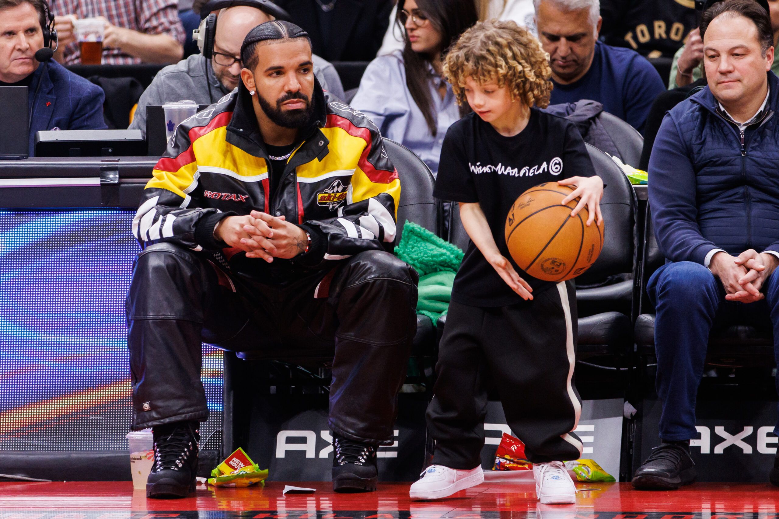 Drake Spends His 500th Week On The Artist 100 Chart