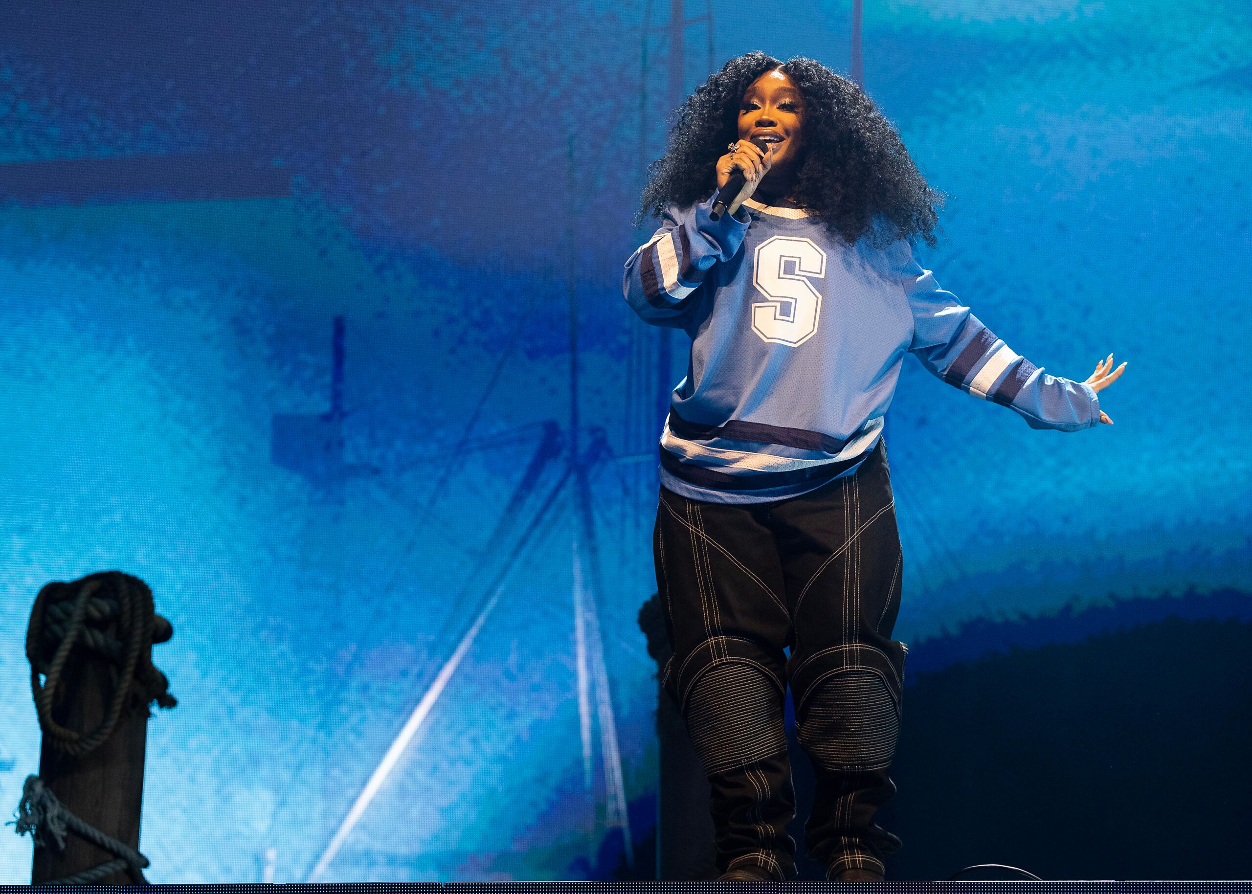 SZA Reveals She's Working On A New Song With Paramore