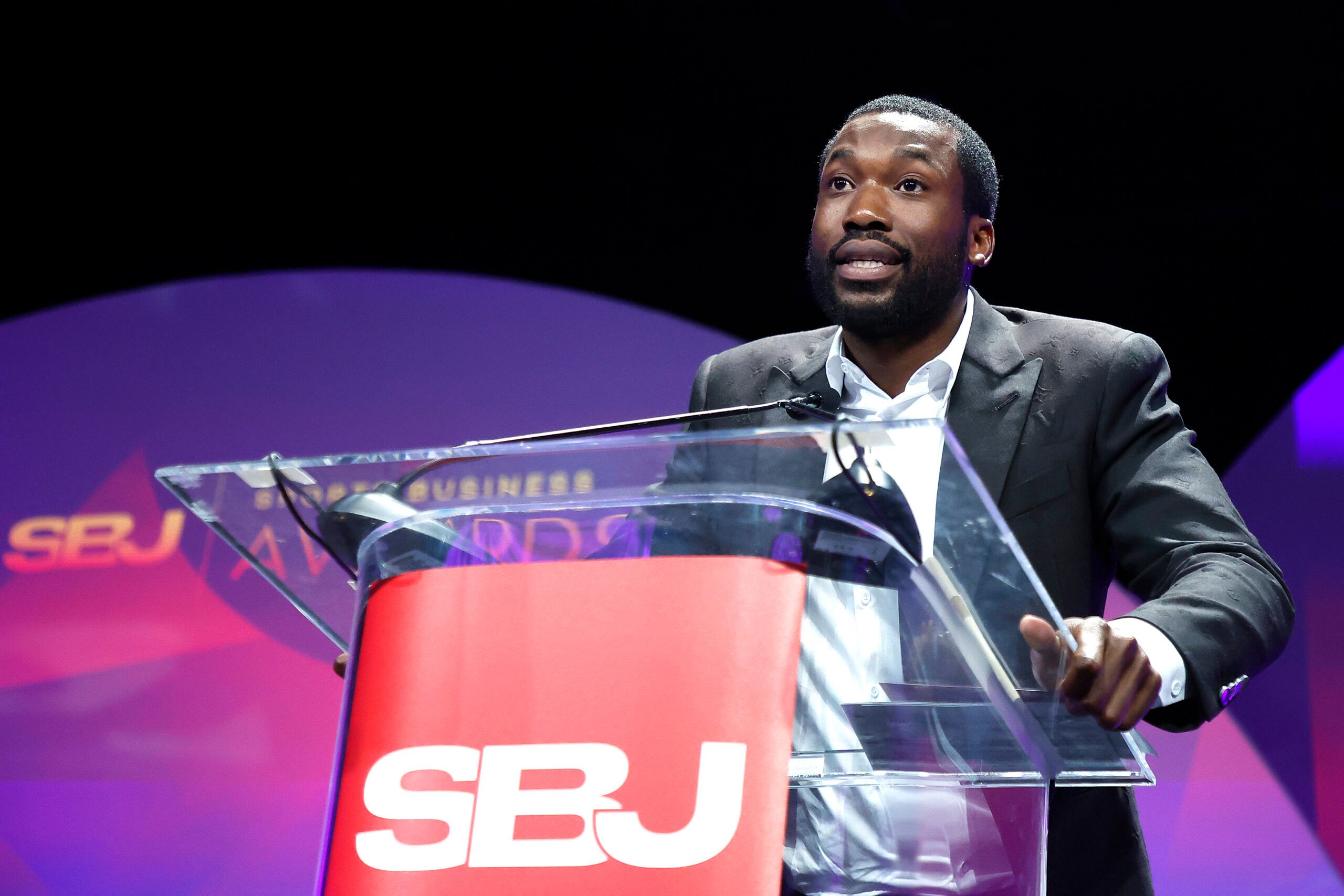 Meek Mill Willing To "Die" Over DJ Akademiks Beef, Ak Calls Him "Freak ...