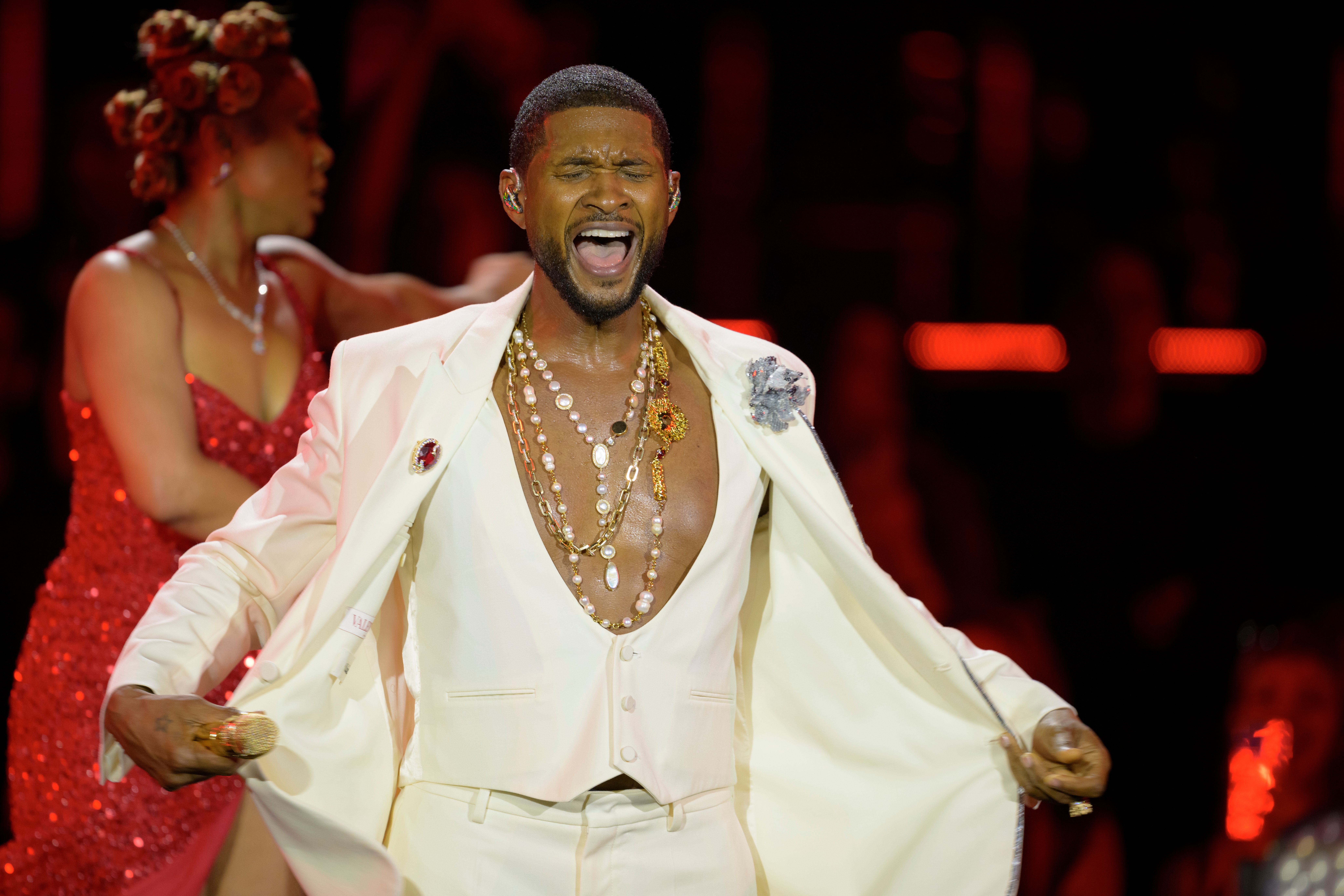 Usher Will Strap On Roller Skates For His Super Bowl Halftime Show