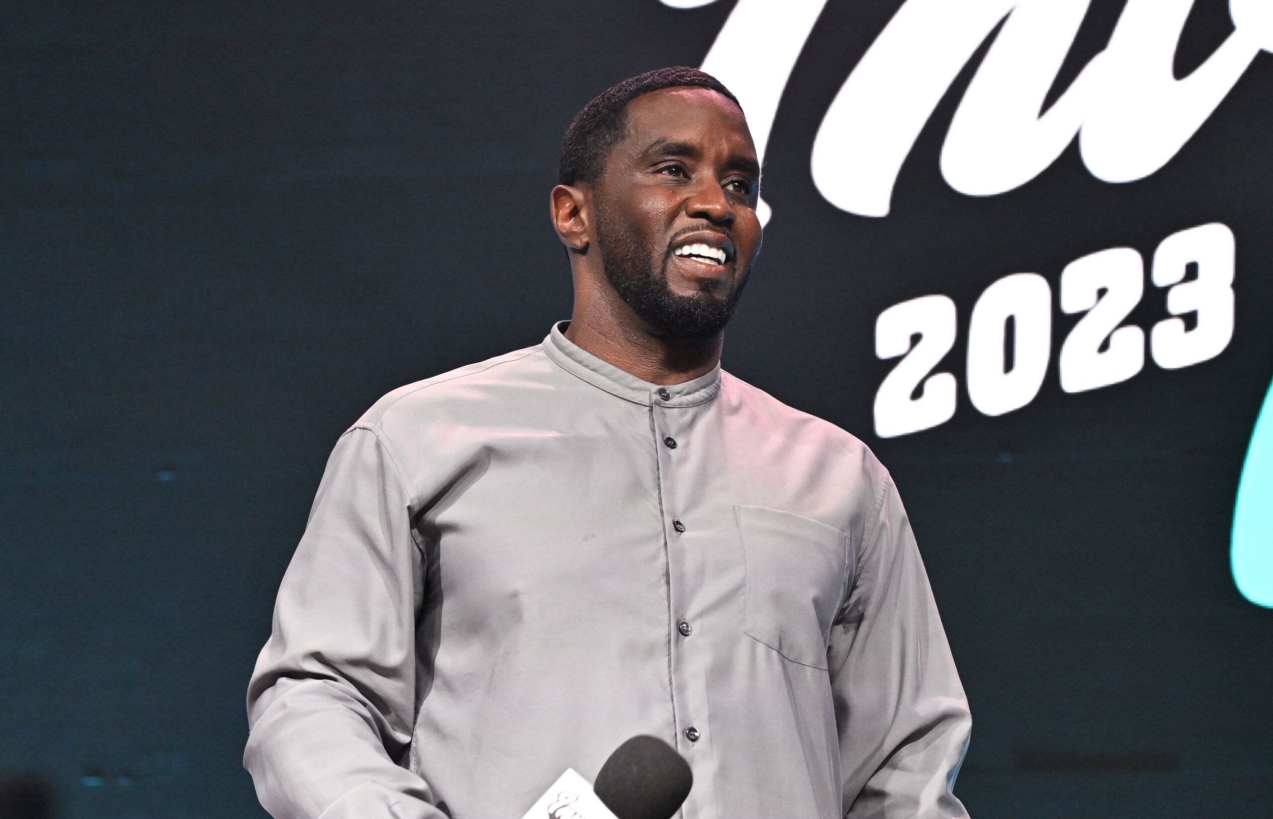 Love Sean Combs & Daddy Diddy Hit The Baby Gym In Sweet Playdate Video ...