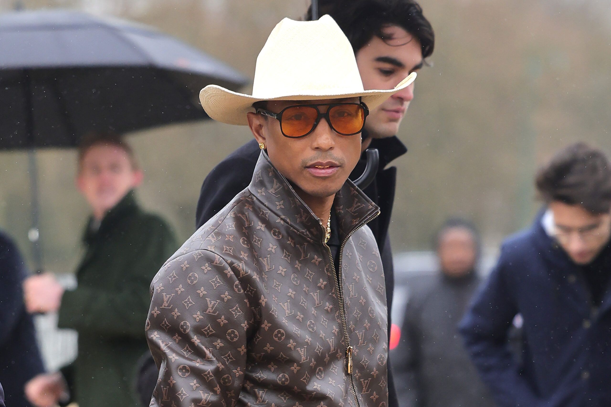Pharrell Leaves Saudi Arabia Show Early After Fans Throw Wristbands At ...