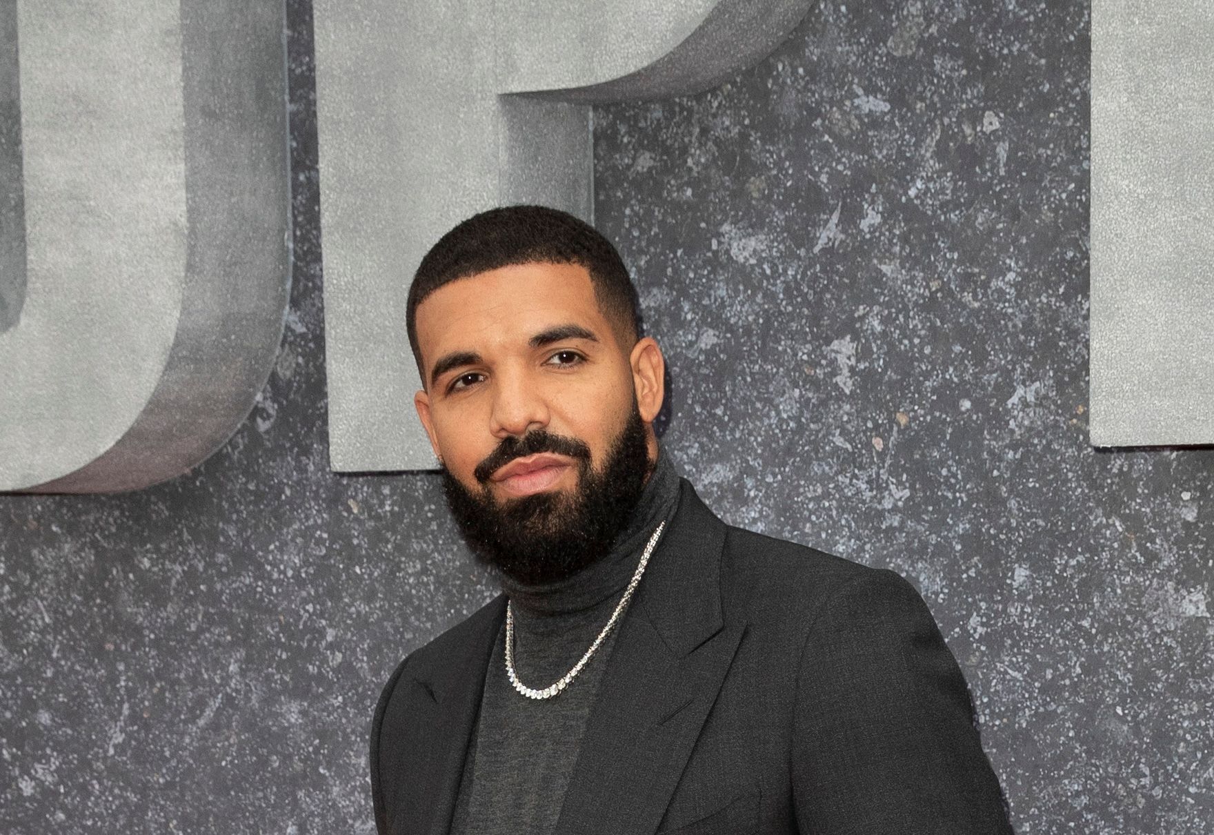 Drake Issues Apparent Response To “We Still Don’t Trust You” Drama