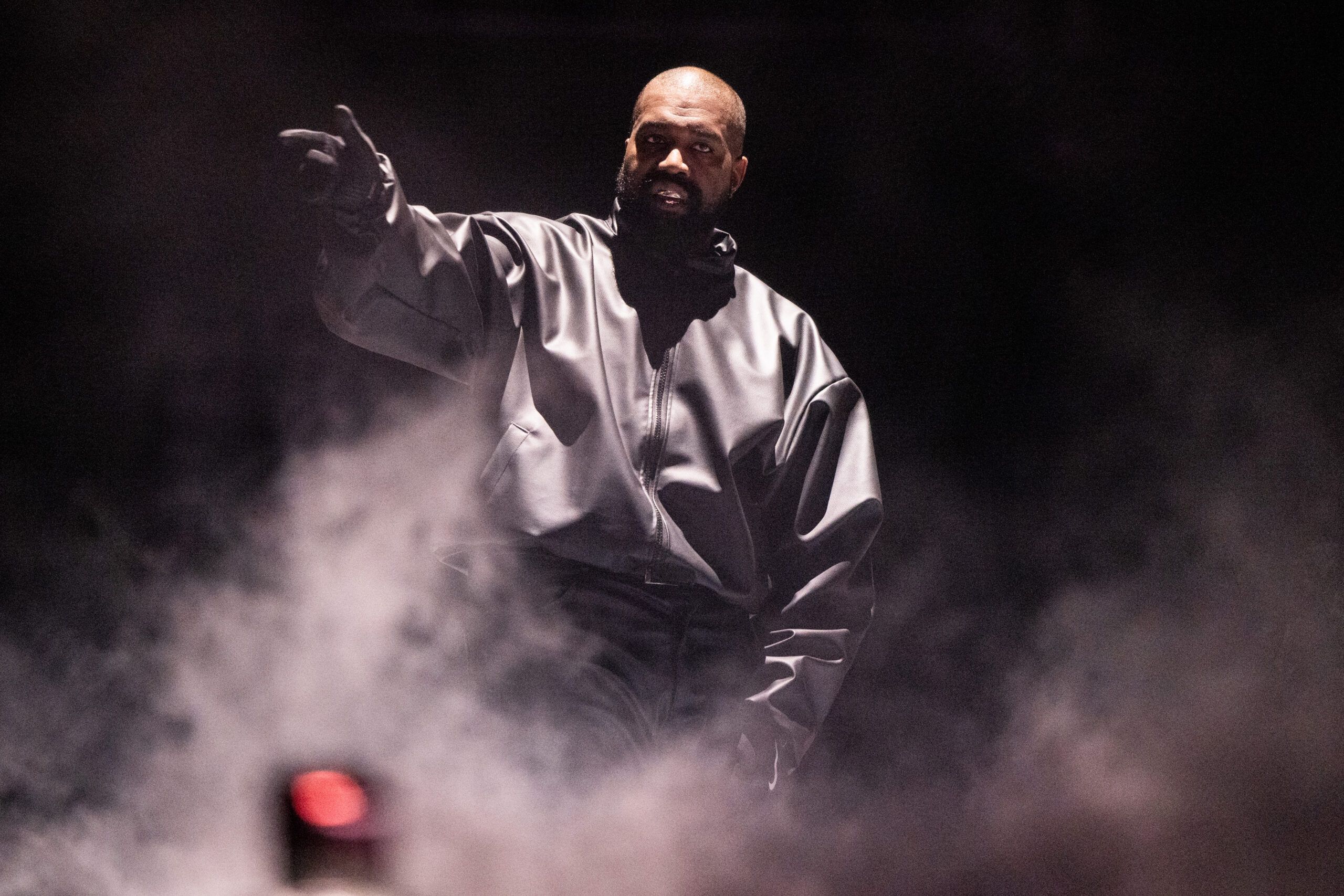 Kanye West Trolls J Cole On Twitter After His "Like That" Remix Diss