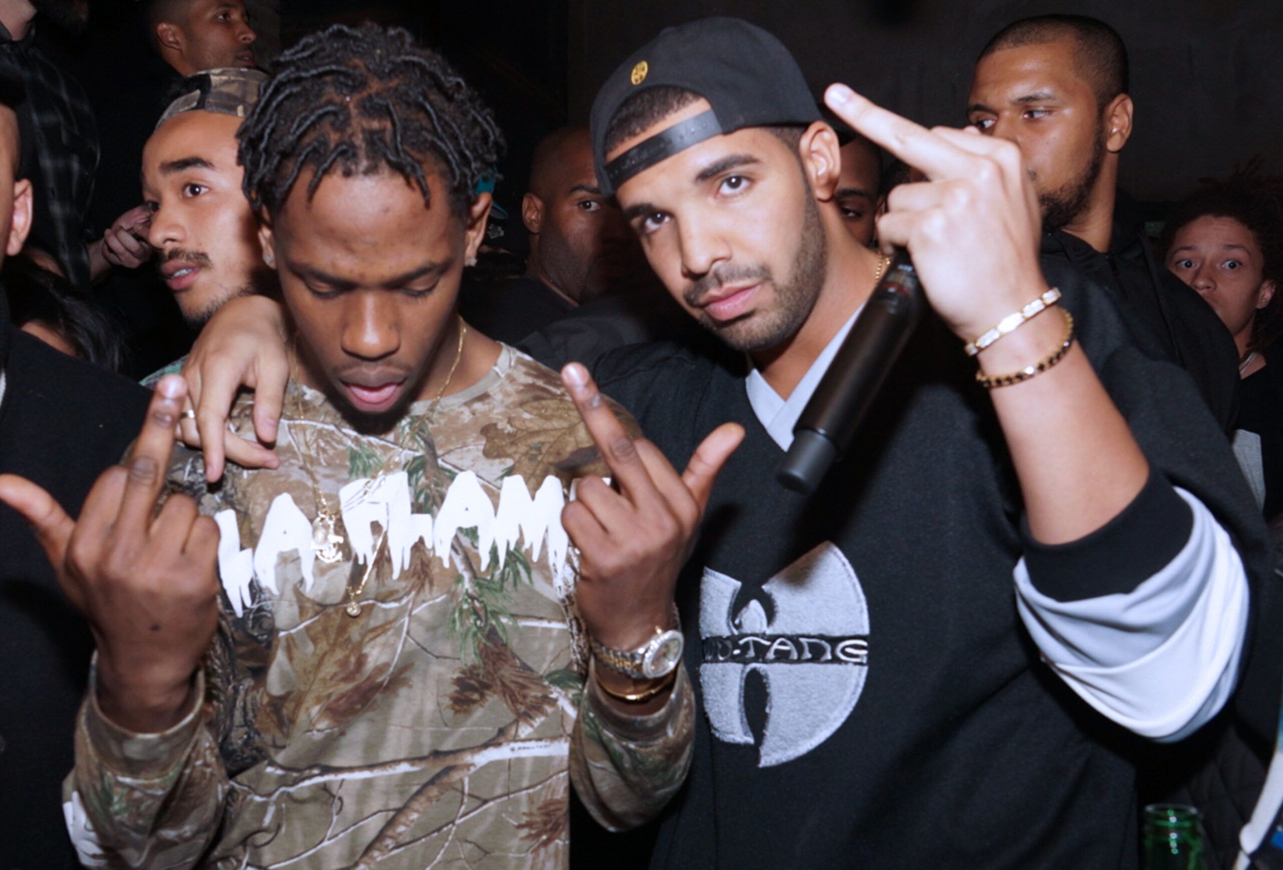 Drake Fuels Beef Rumors With Travis Scott By "Shooting" At La Flame ...
