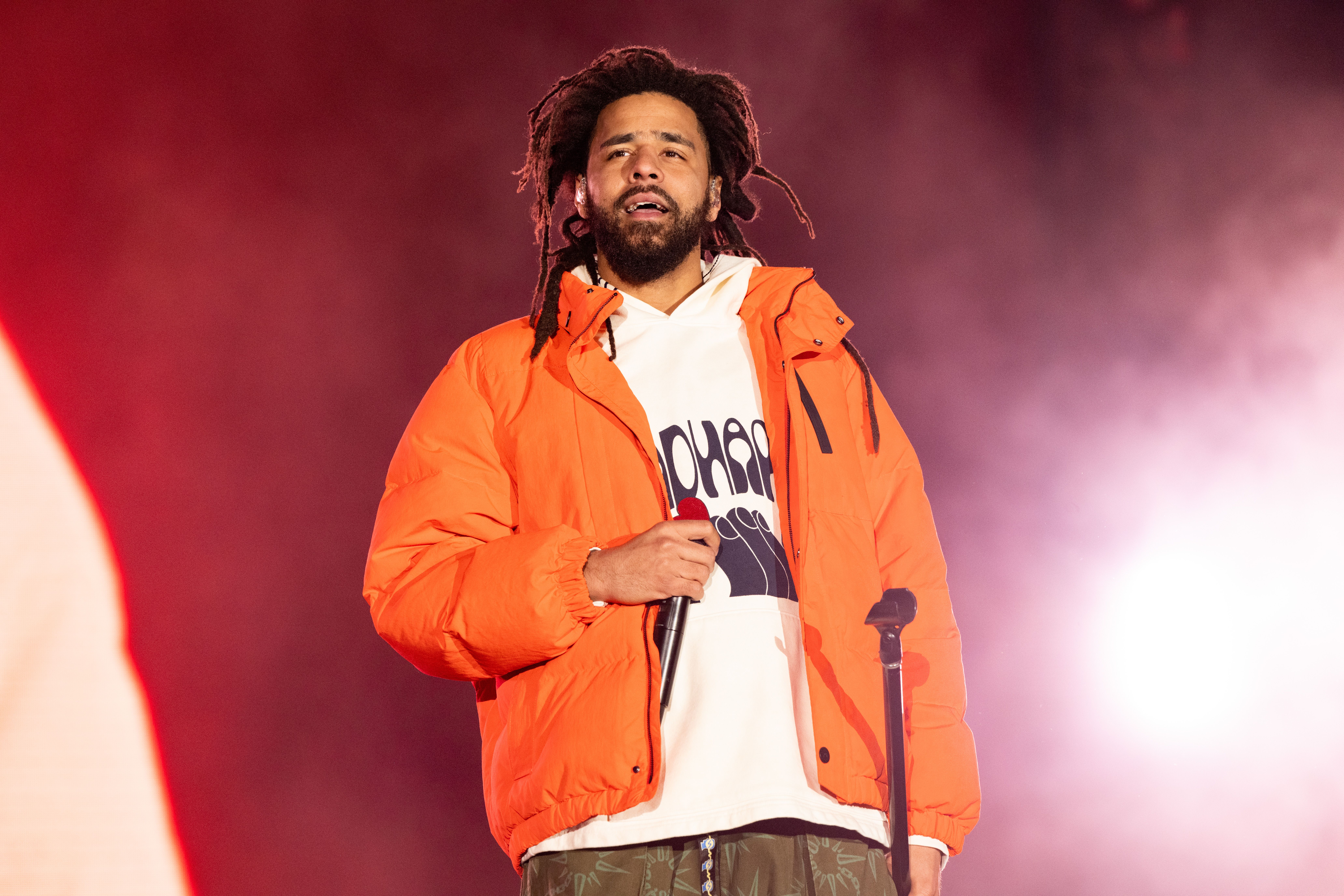 J Cole Dubbed A "Hypocrite" Online After Calling Kendrick Lamar "Boring"