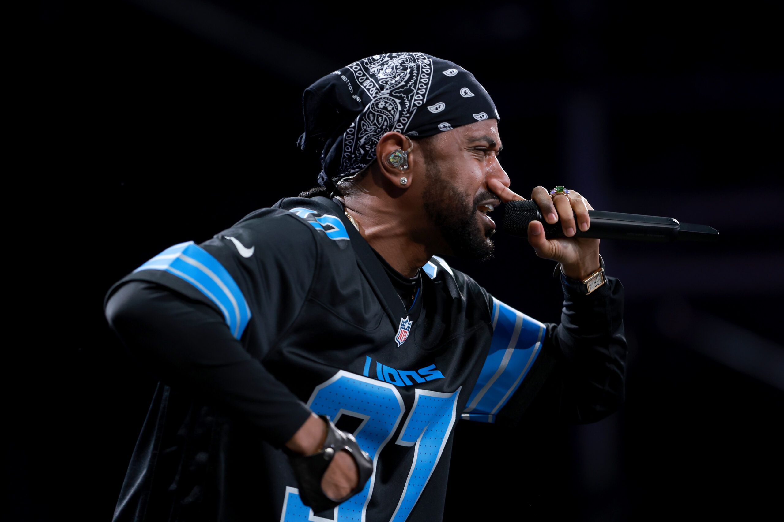 Big Sean Hints At New Album, Fans Joke That Kendrick Lamar Will Drop At ...