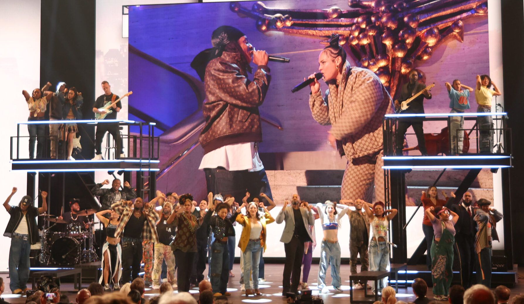 Jay-Z & Alicia Keys Reunion Prompts Social Media To Troll Lil Mama For ...