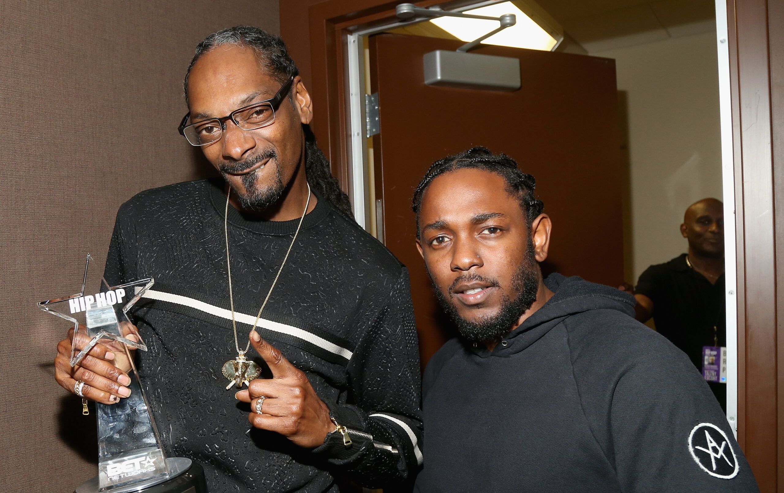 Snoop Dogg Crowns Kendrick Lamar "The King Of The West"
