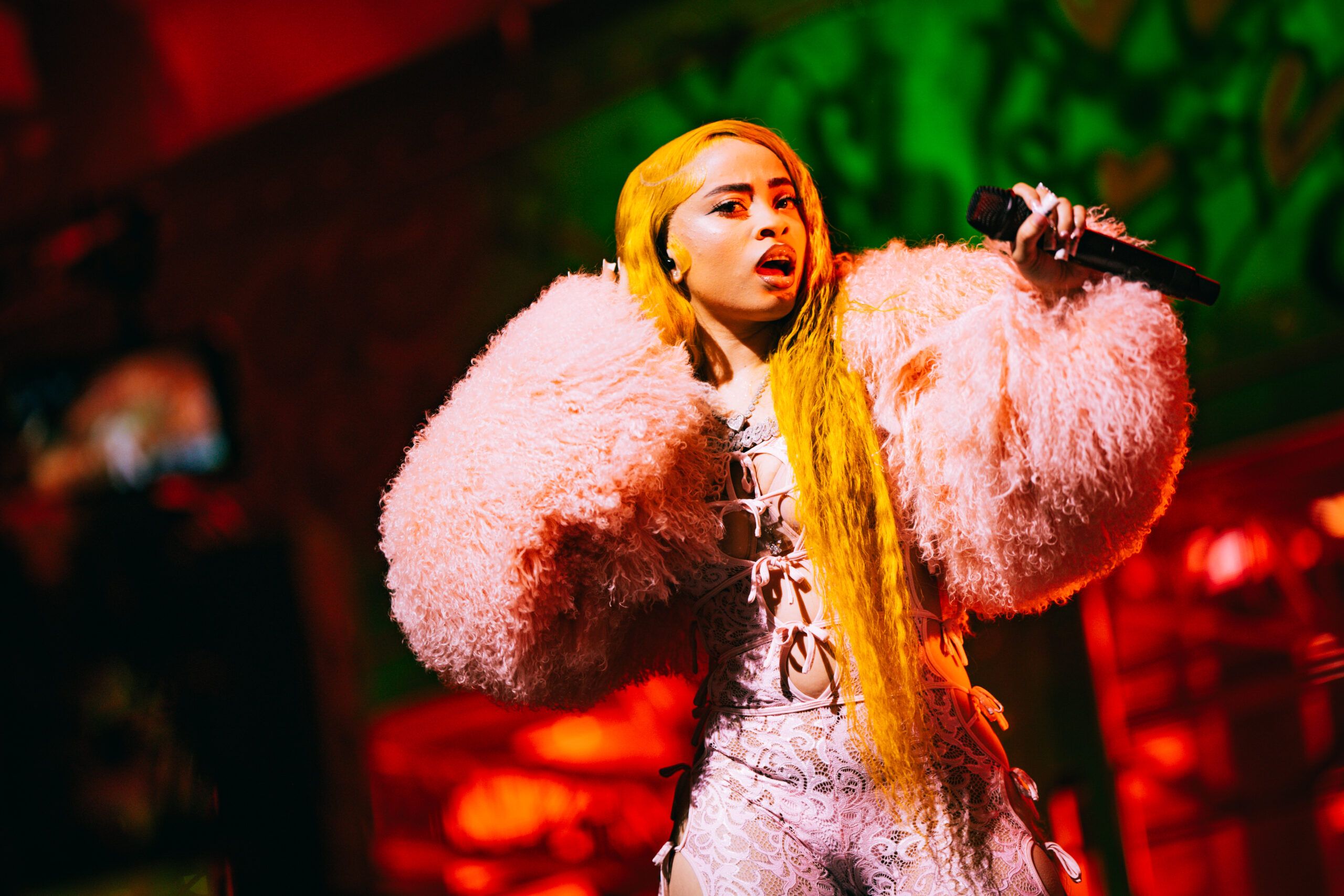 Ice Spice Rolls An Awful Gutter Ball In Booty Shorts While Bowling With ...