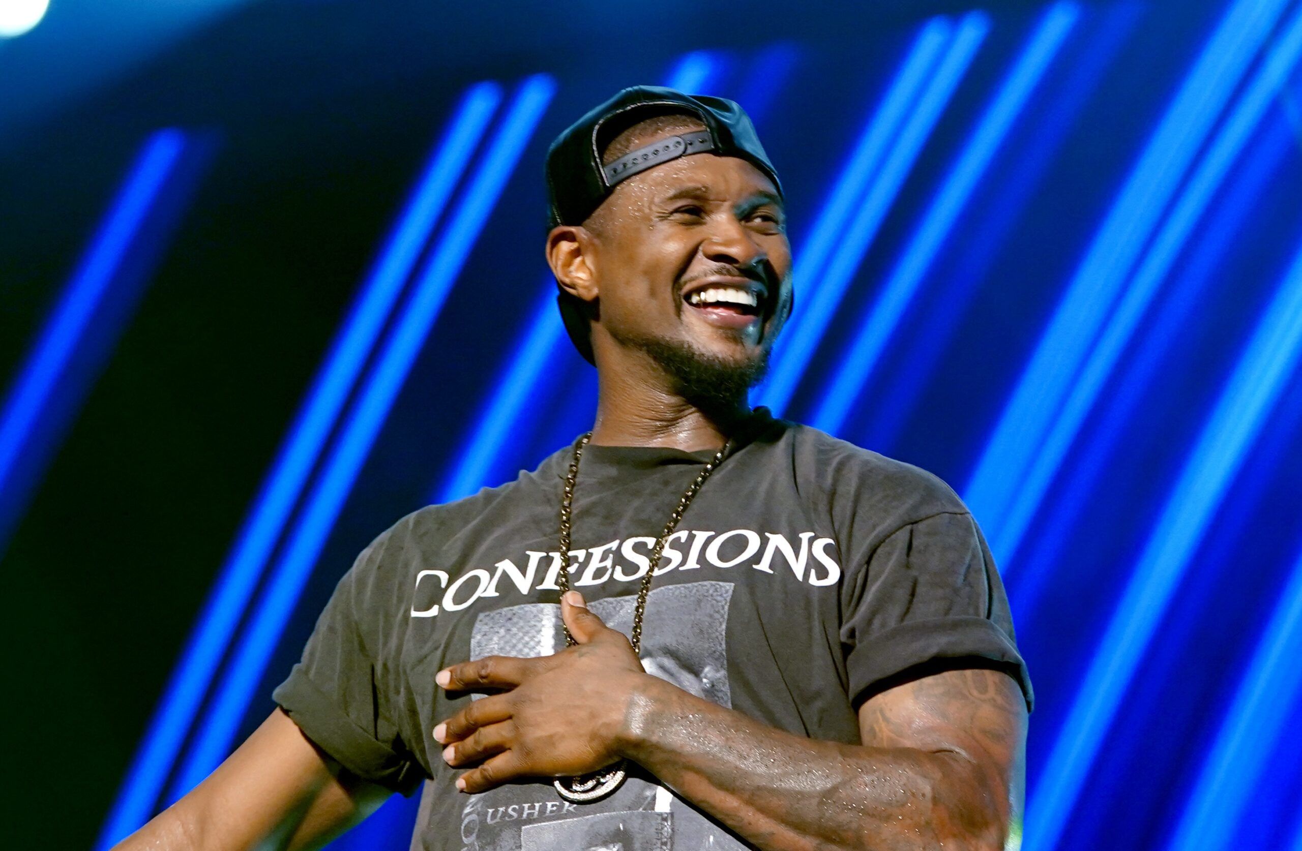 Usher Has Heartwarming Reaction To Spotting Free From “106 & Park” In Crowd