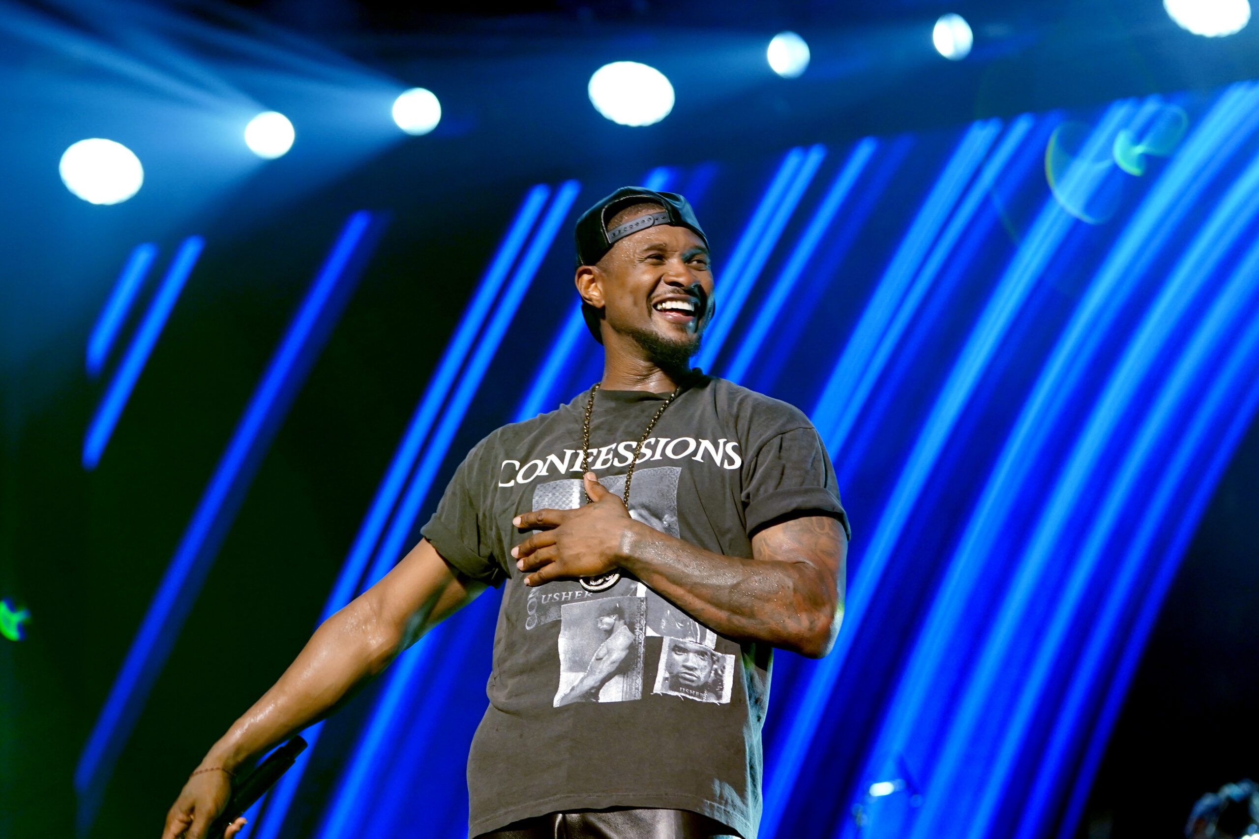 Usher Brings His Kids To Disney And Shares Adorable Pics From The Trip