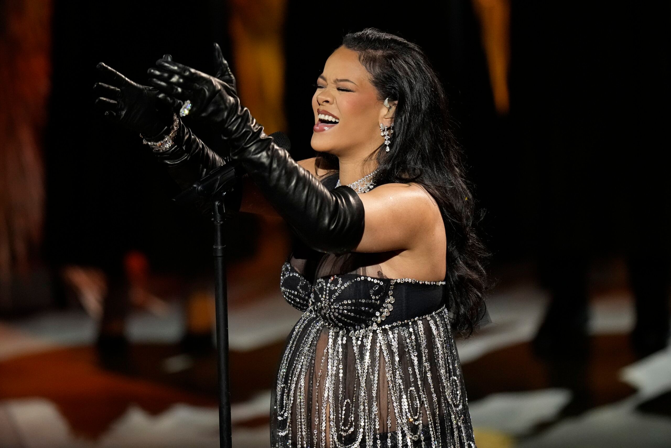 Rihanna Sends Fans Into Panic Mode After Hinting At Retirement Again