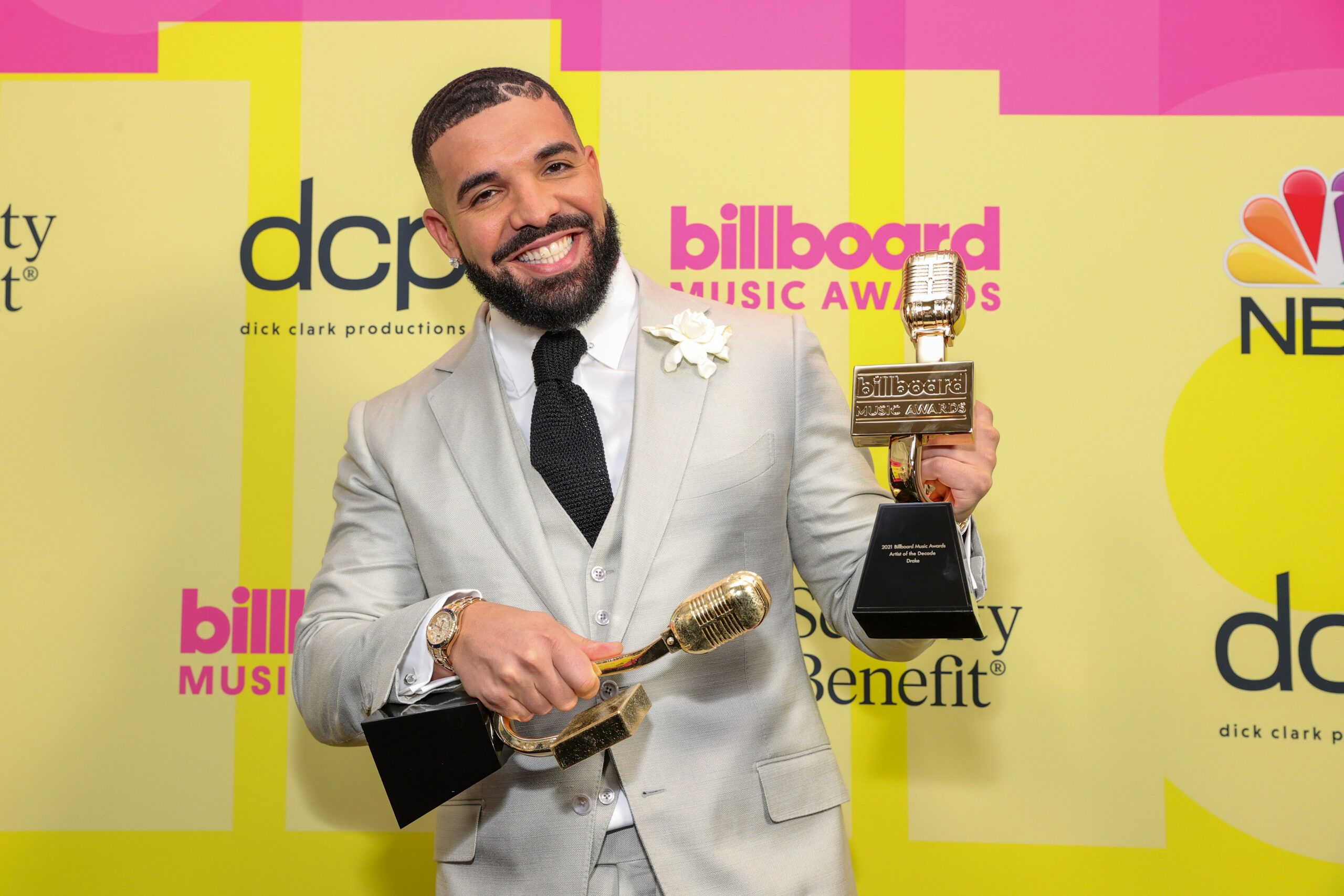Drake Remains 2024's Top Selling Rapper By Album Units Despite Not Dropping