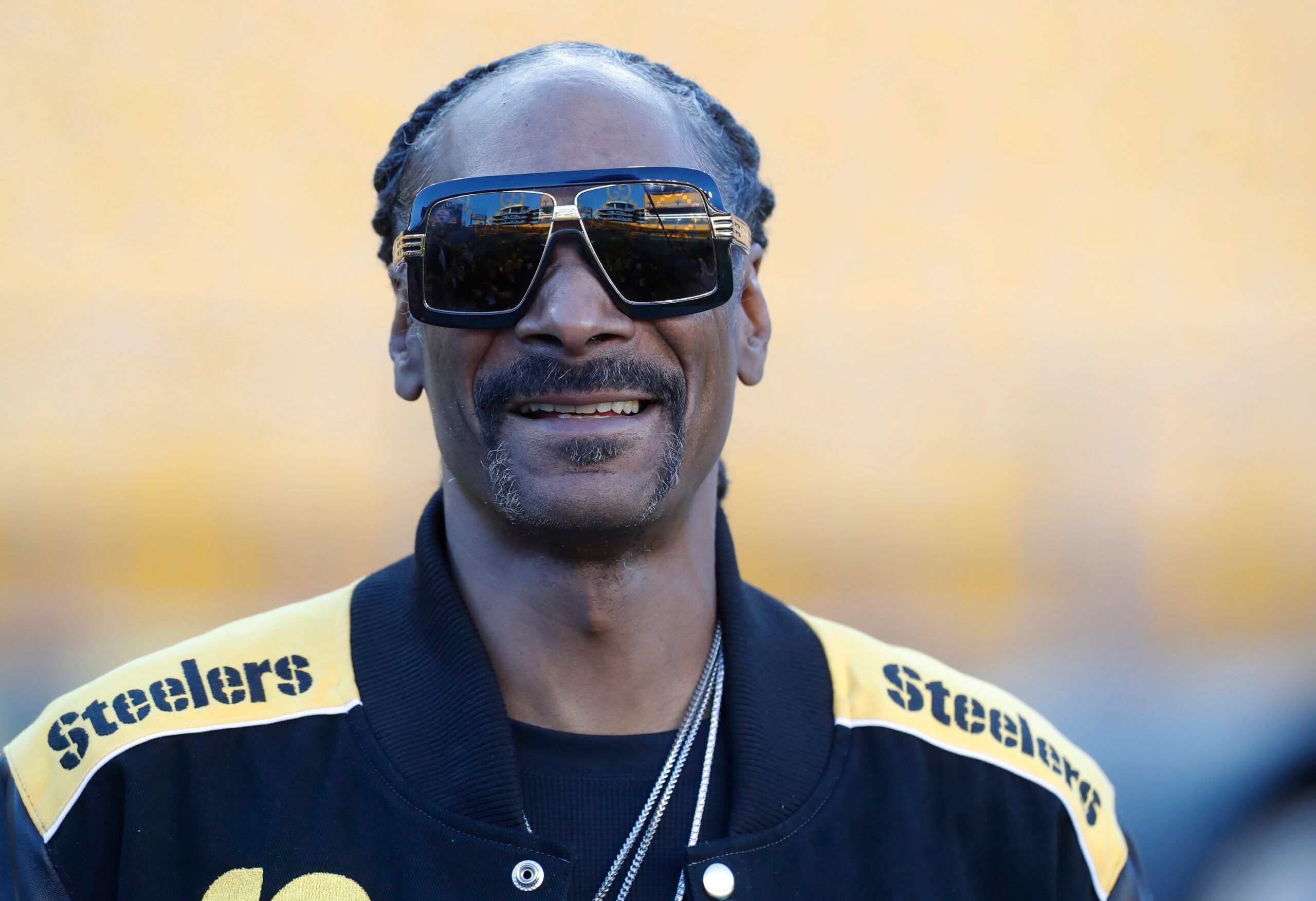 Snoop Dogg Can't Stop Laughing At Dave Blunts' Viral Juice WRLD Day Diss