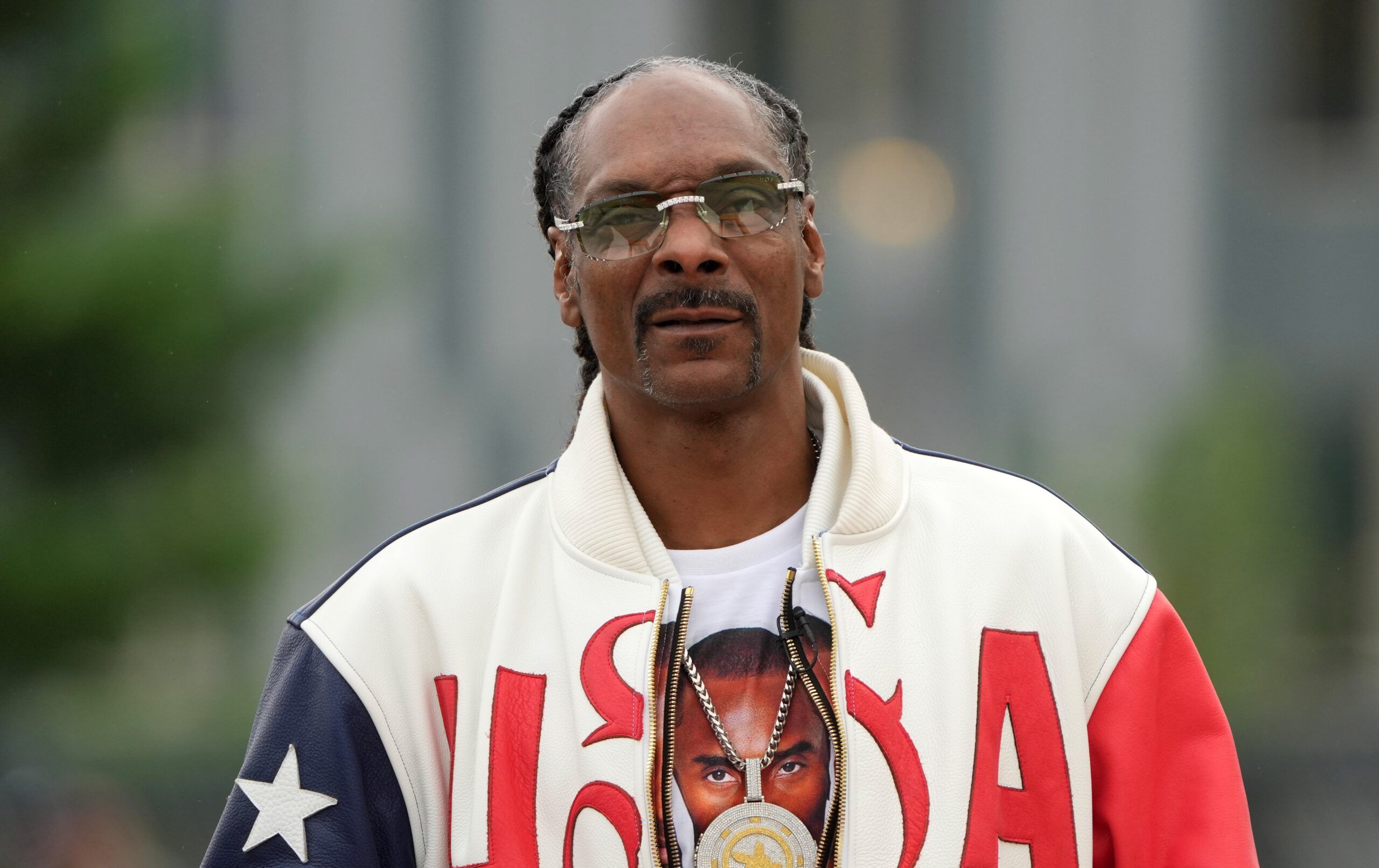 Snoop Dogg Donates His Clothes To L.A. Fire Victims