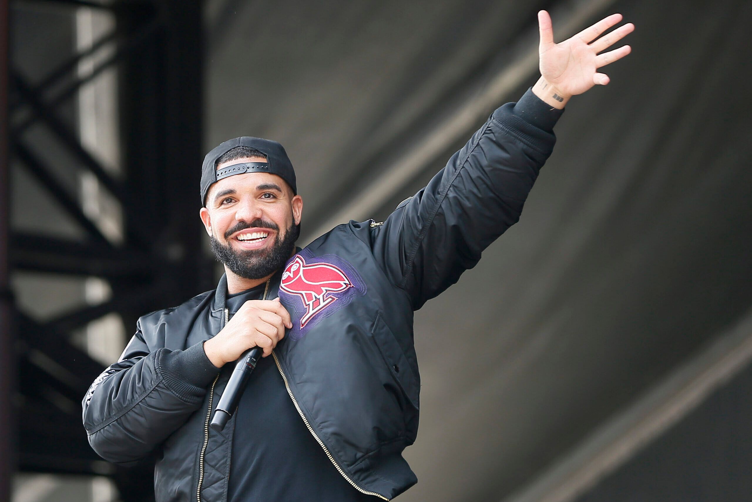 Drake Makes His Grand Full-Length Return On Our New "Fire Emoji ...