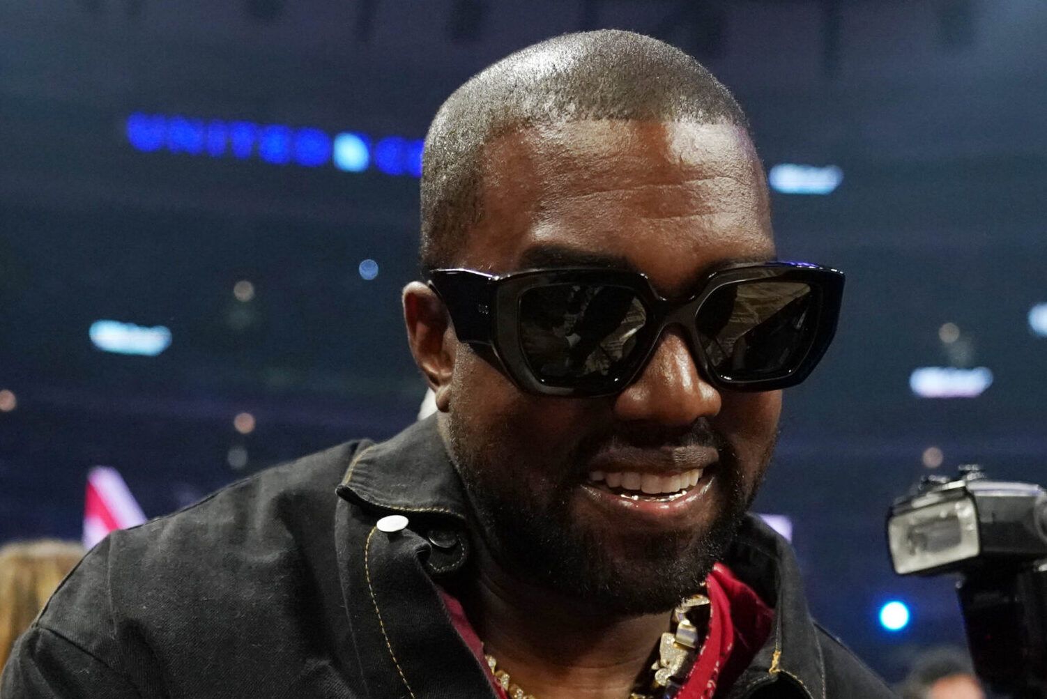 Kanye West Allegedly Relapses On Nitrous Gas Amid Twitter Controversy ...