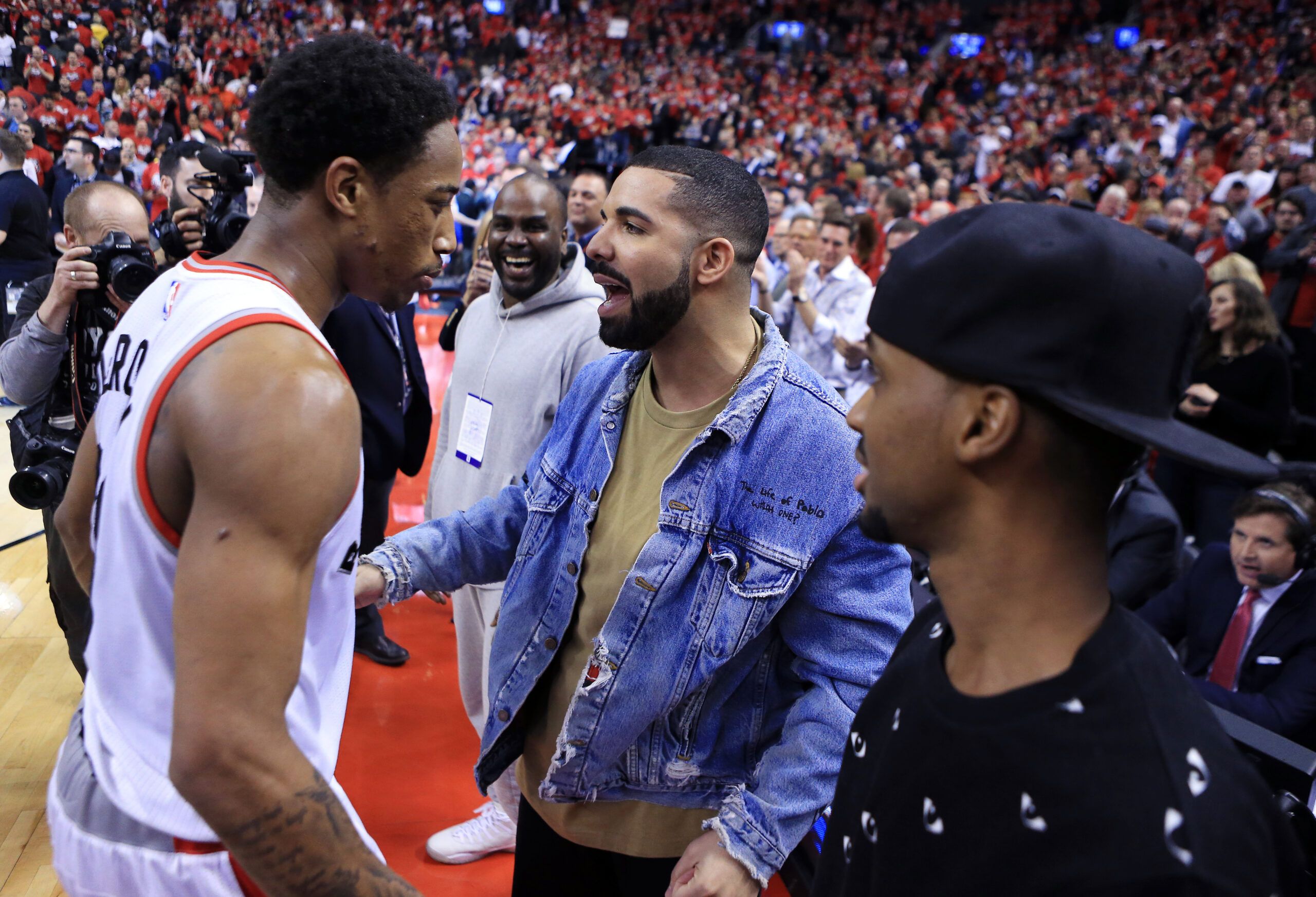 Drake Continues Petty Beef With DeMar DeRozan By Chucking His Jersey On ...