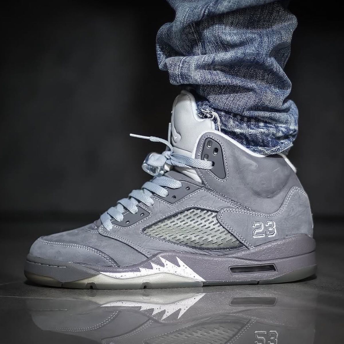 Jordan 5 “Wolf Grey” Retro Set For A 2026 Return