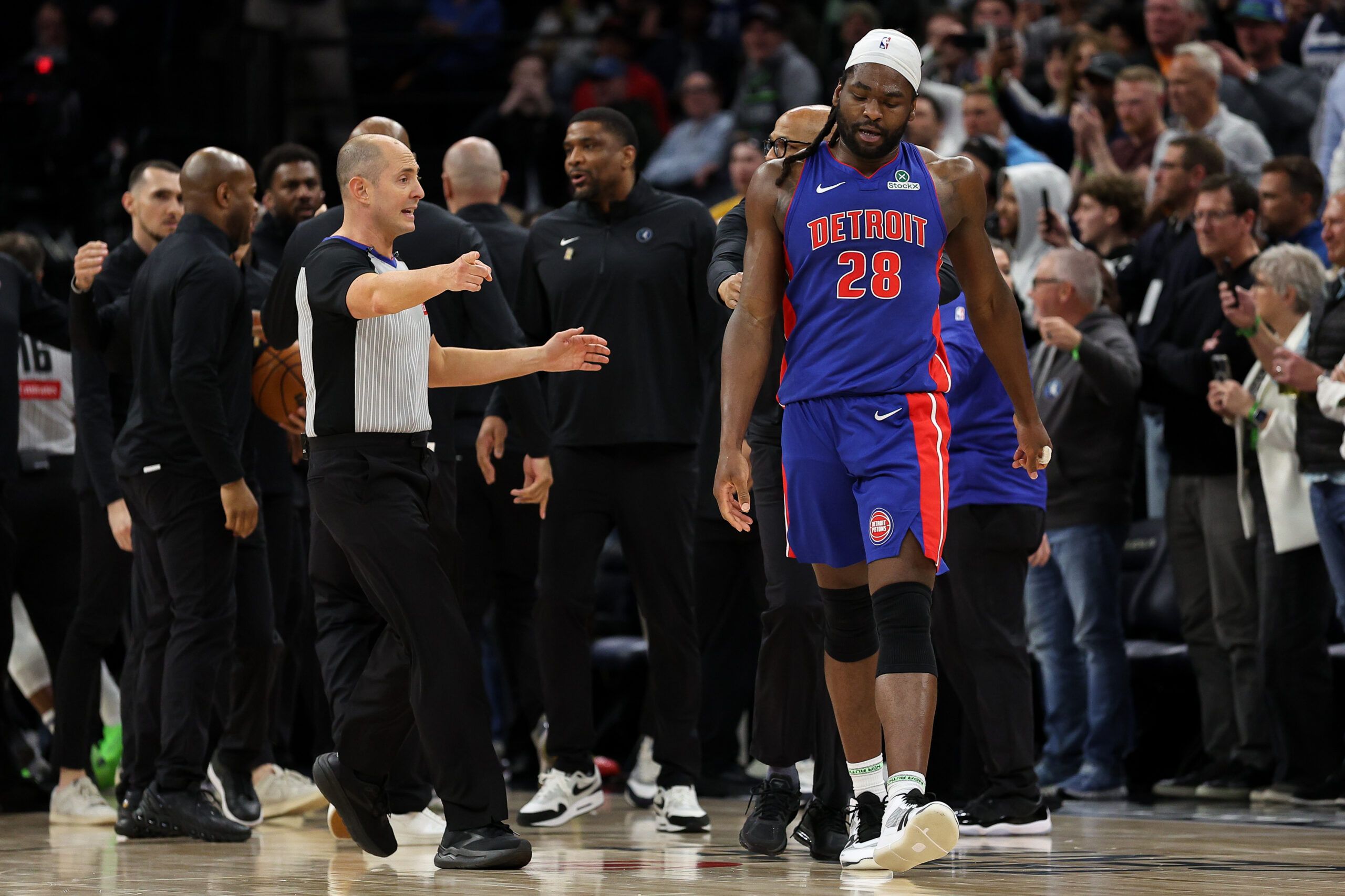 Fiery Fight During Minnesota Timberwolves & Detroit Pistons Game Leads ...