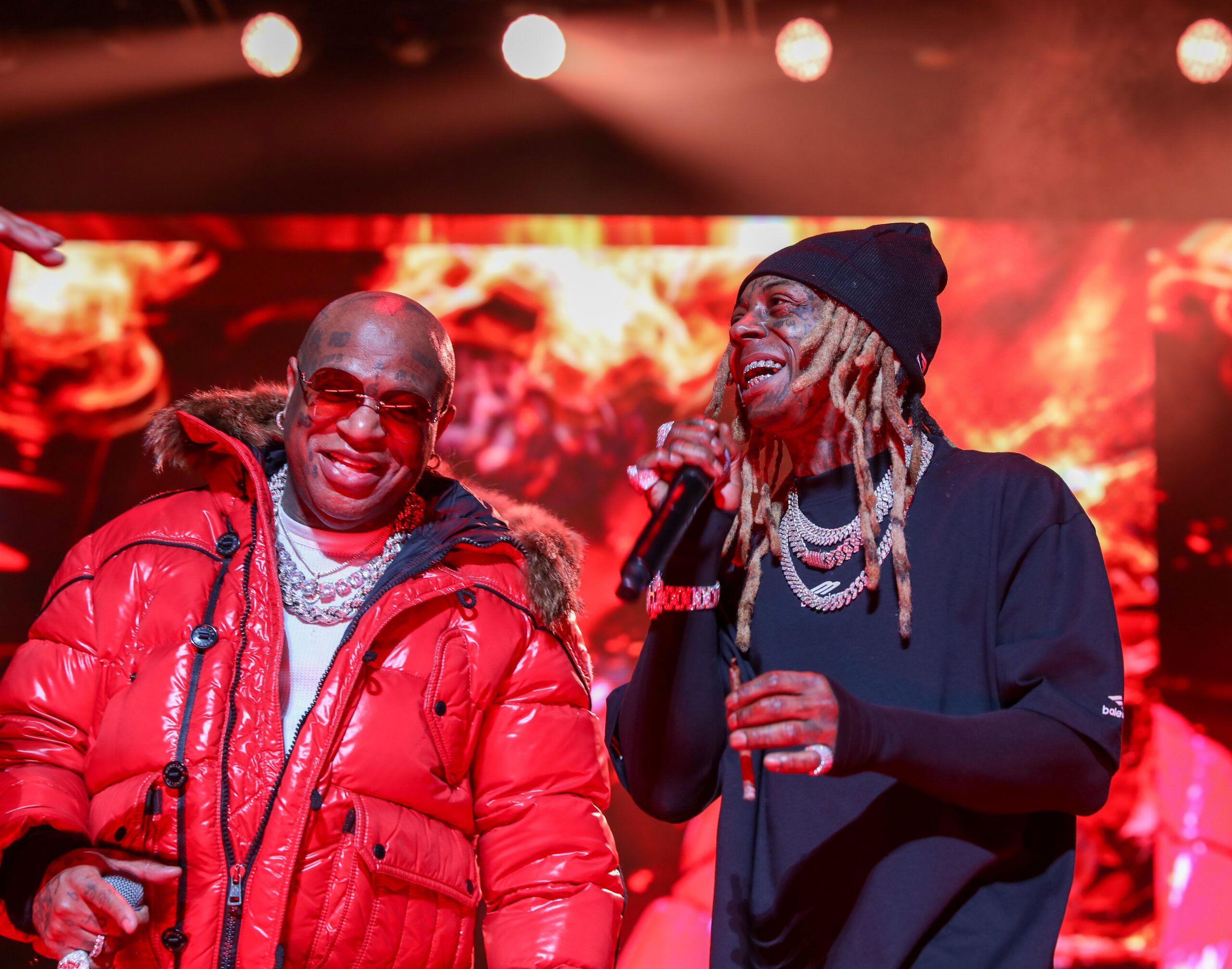 Lil Wayne & Hot Boys Hilariously Abandon Birdman On Stage In The Middle ...
