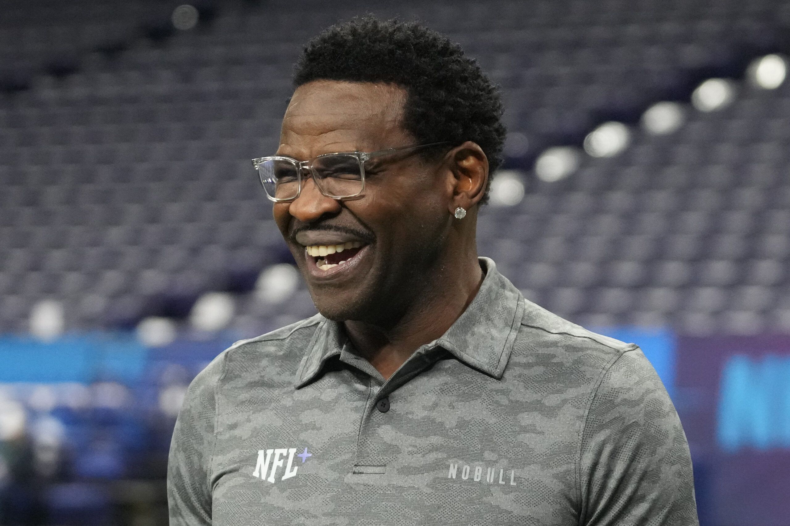 Michael Irvin's Bare Chest Turns Heads At Brazil Carnival As Shirtless ...