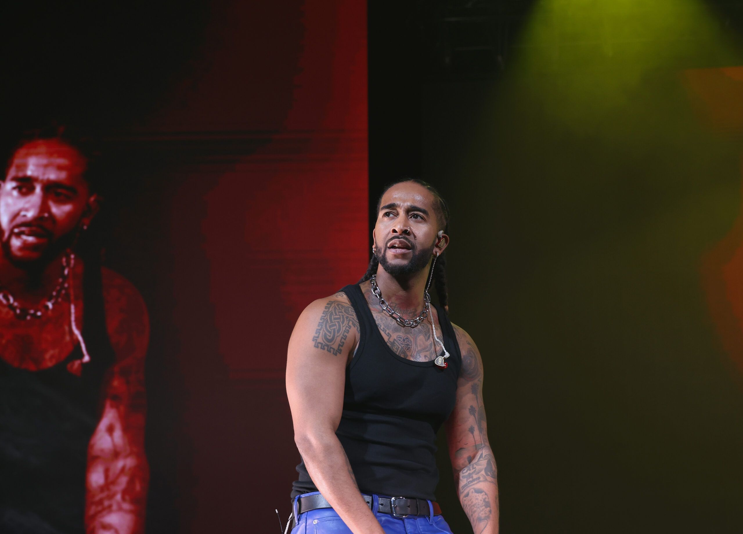 Omarion Snaps On Low Energy Fans During Viral "Millennium Tour" Performance