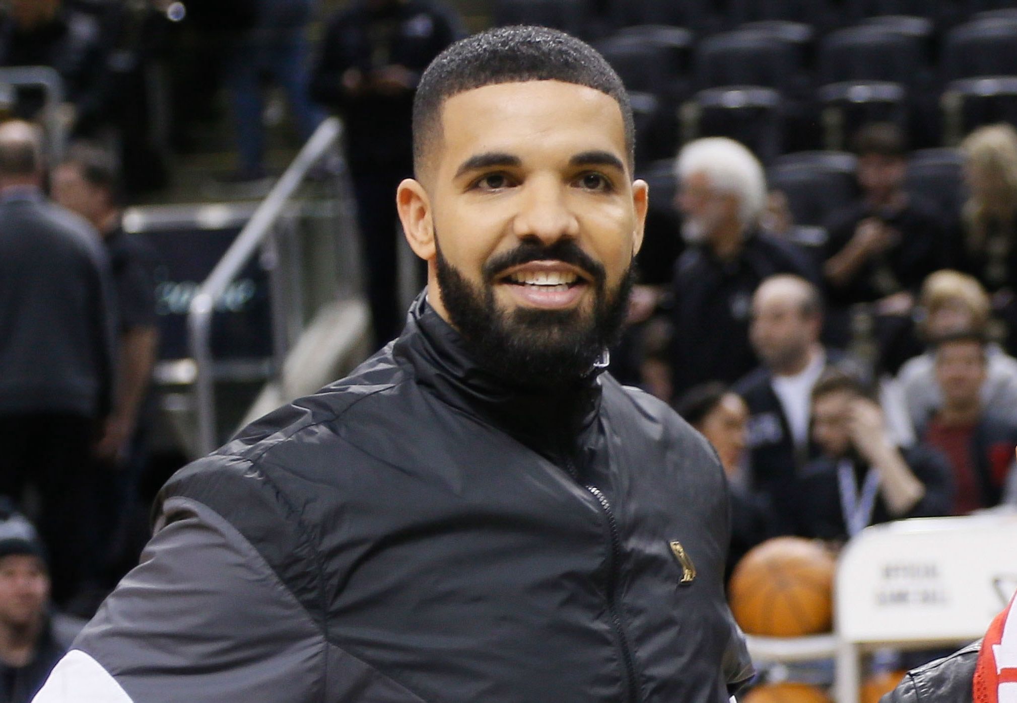 Drake Promises To Cover Medical Expenses For Fan’s Mother Battling Cancer