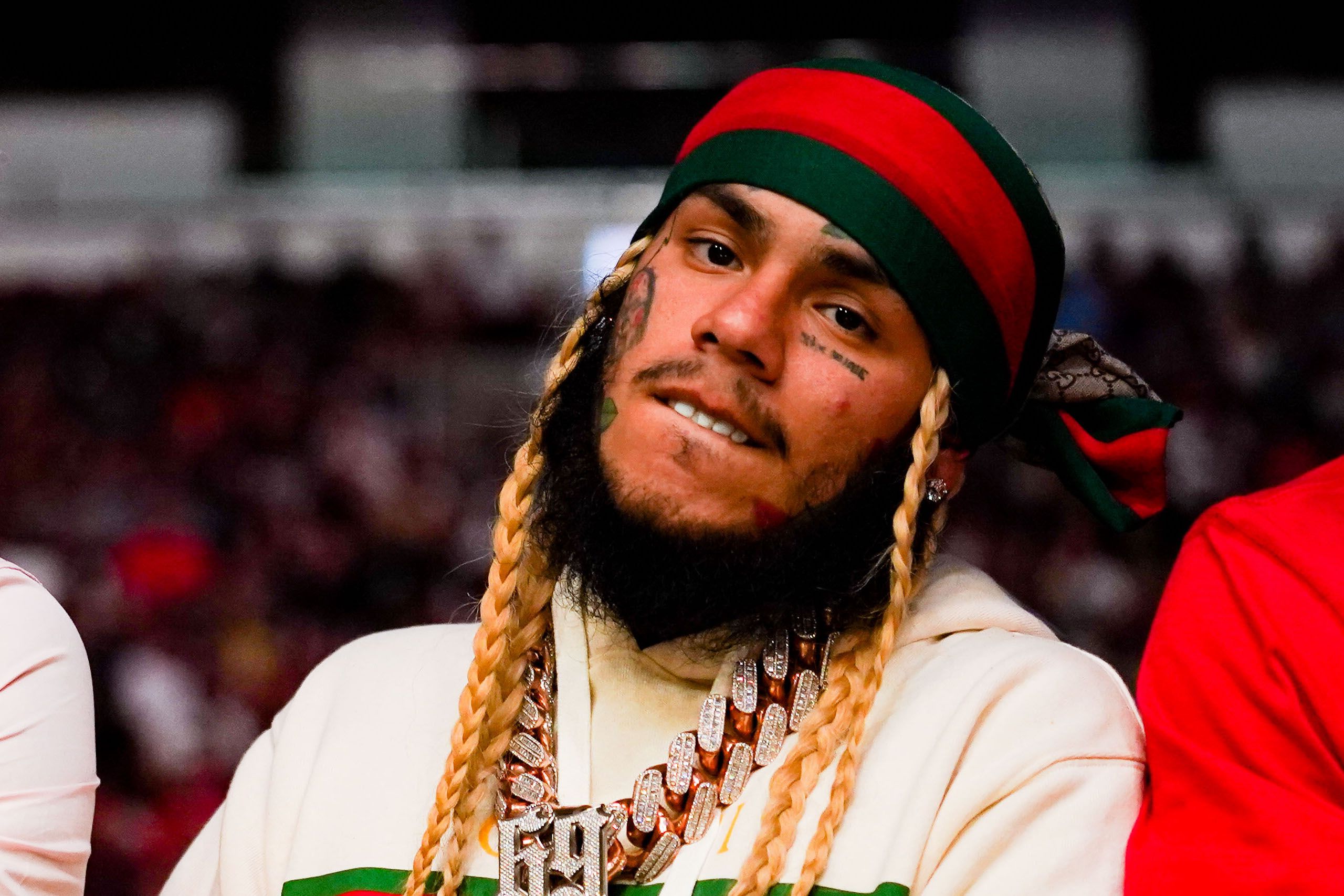 6ix9ine Finds No Mercy On The Internet As Listeners Roast His New Songs