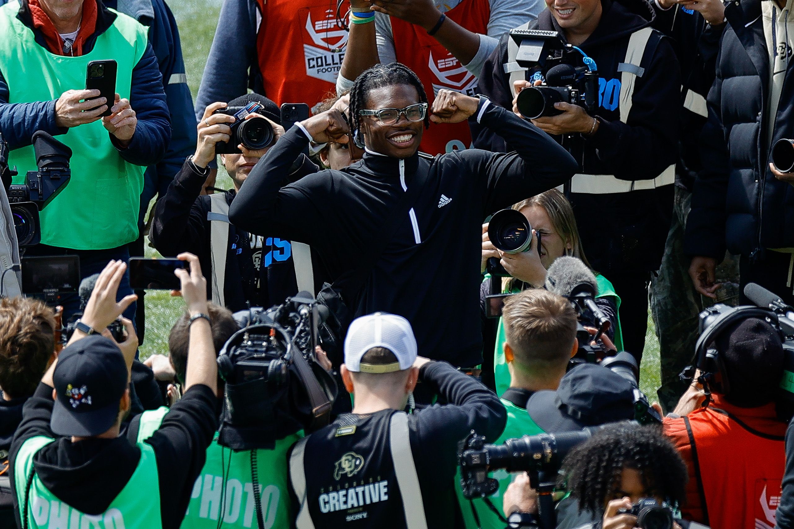 Travis Hunter's Father Allowed To Attend NFL Draft After Missing Son's ...