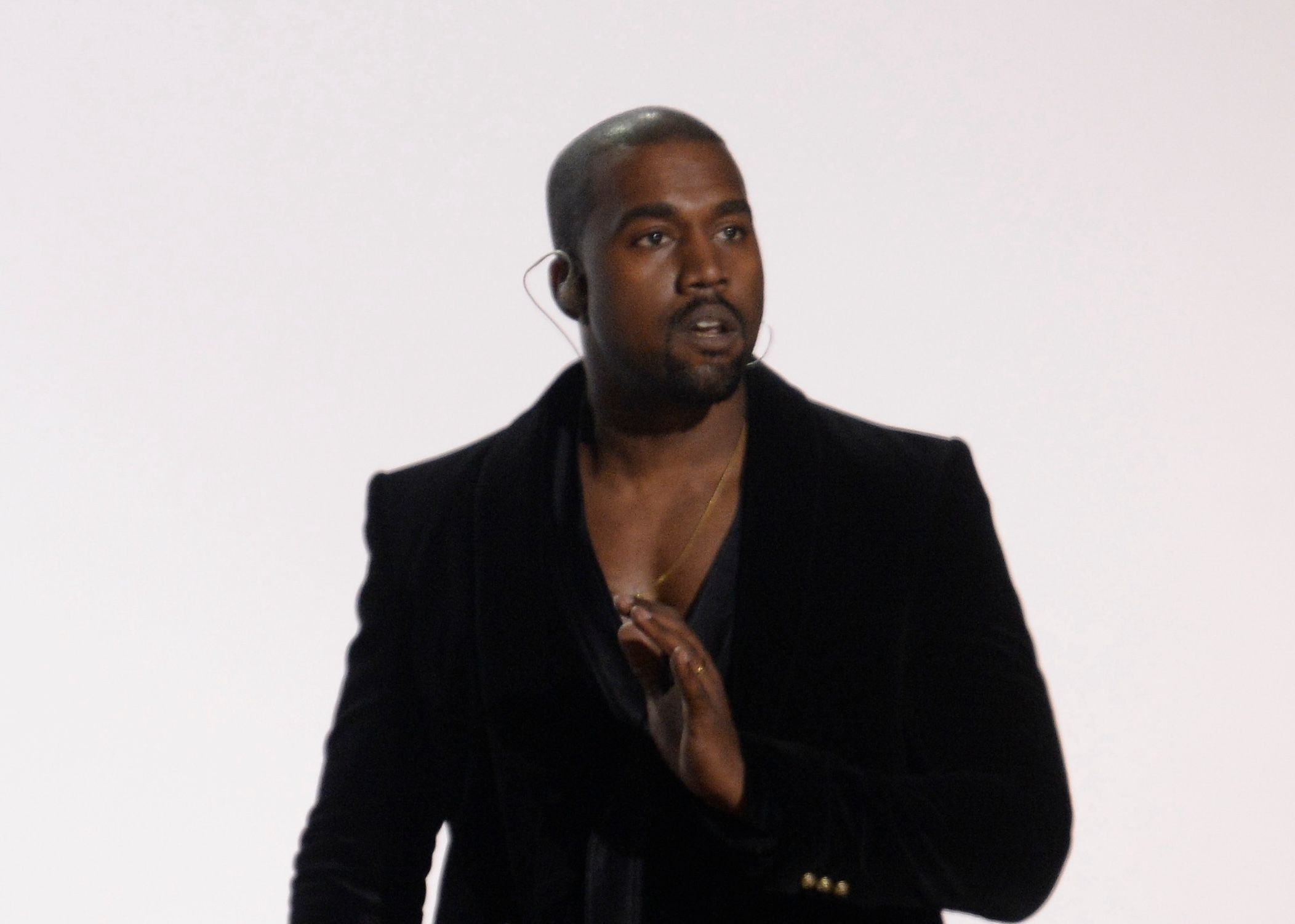 Kanye West Wants R Kelly Released From Prison