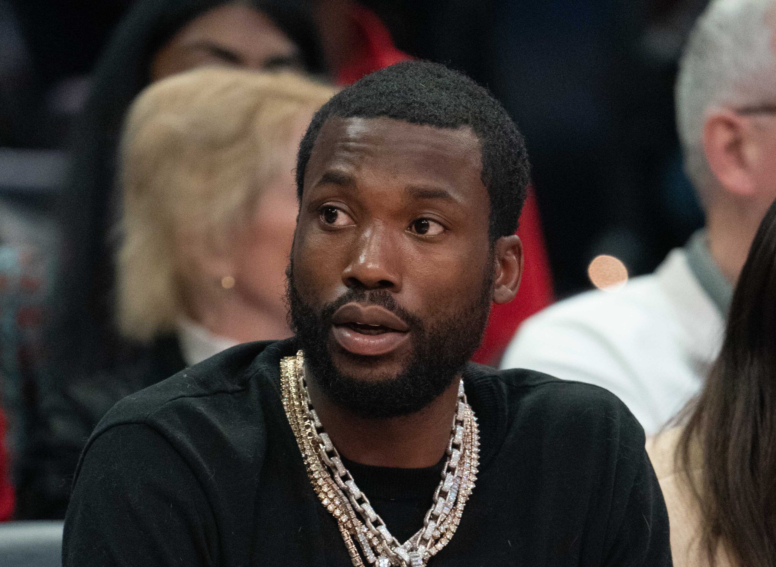 Meek Mill Gets Ripped To Shreds Online After Bizarre Photo Amid Shannon ...