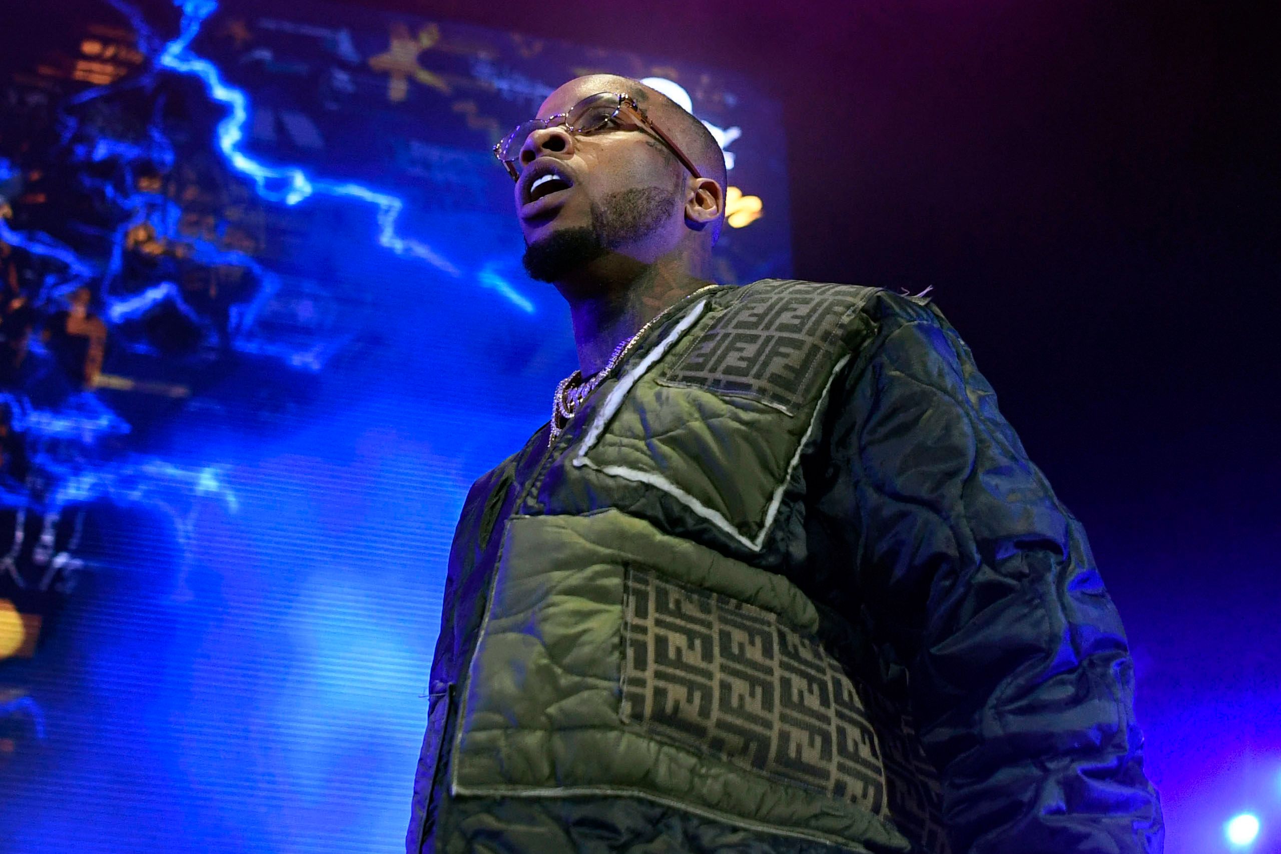 Tory Lanez Shows Off His Gains In New Prison Photo