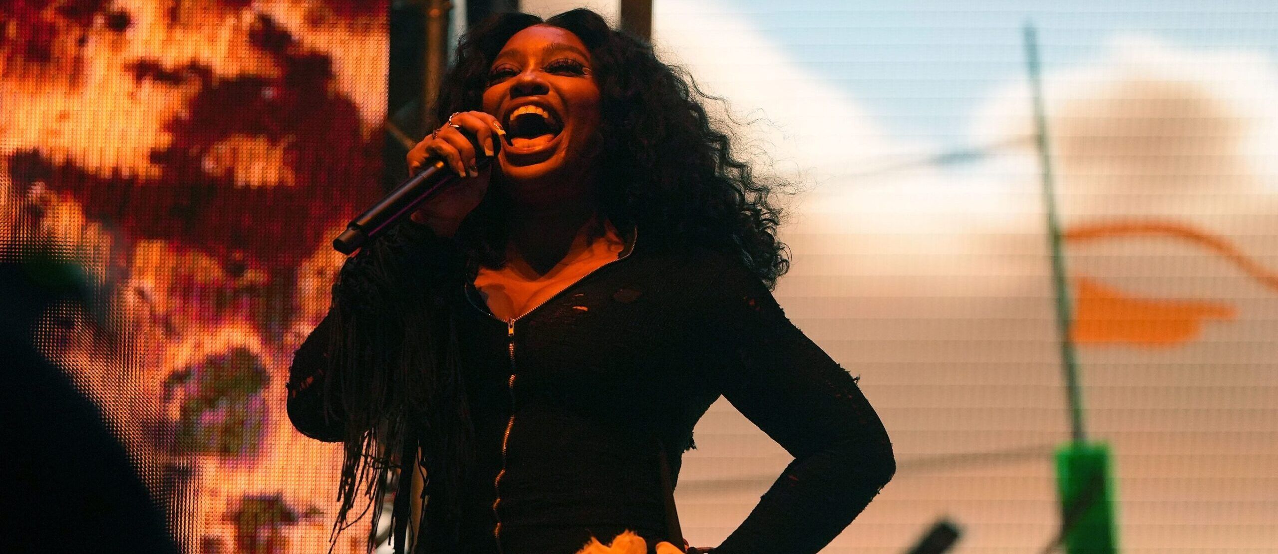 SZA Makes A Fan's Day With Free Tickets & Shout-Out