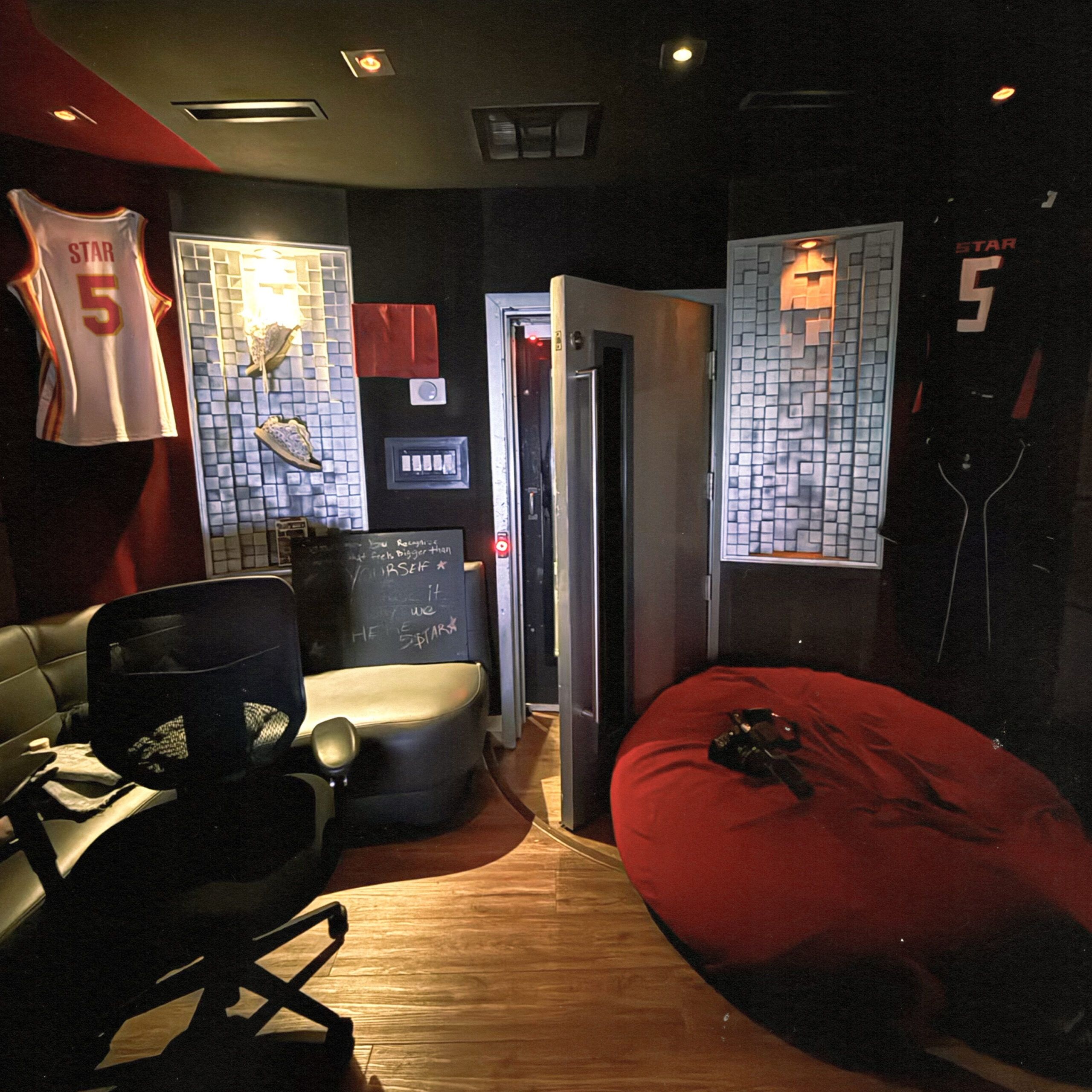 PlaqueBoyMax Proves He's More Than Just A Streamer In "Atlanta"