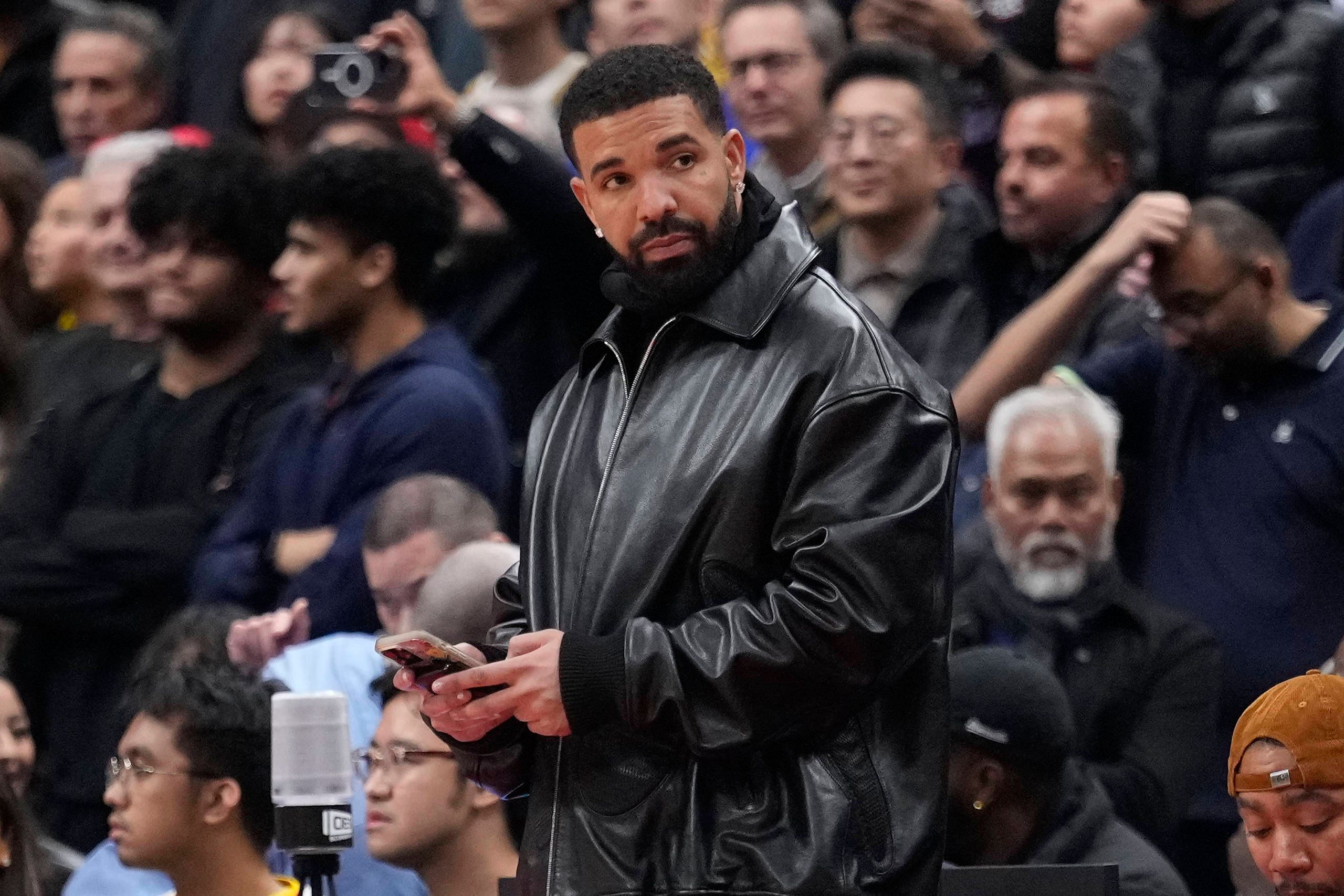 Drake Links Up With Julia Wolf For Her Toronto Concert