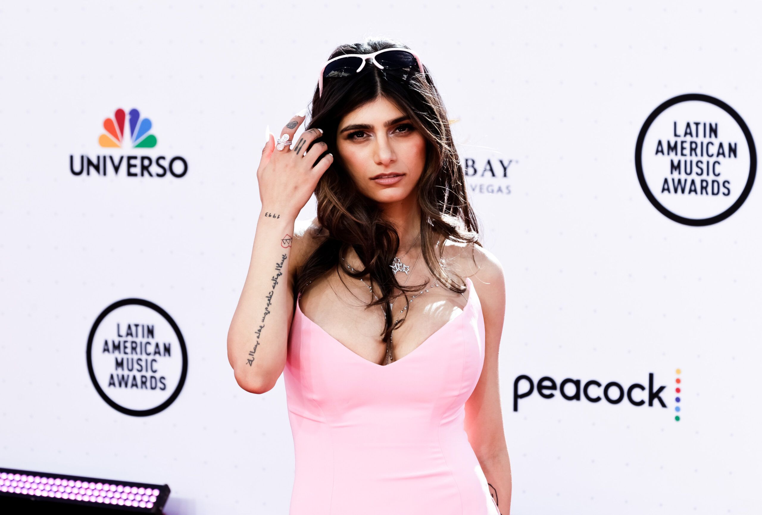 Mia Khalifa Calls Out Morgan Wallen After Drake Appearance