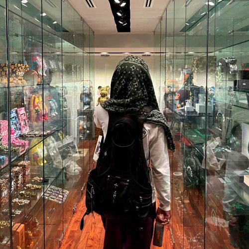 Lelo Teases Debut Album With Dreamy Single "Bathing Ape"