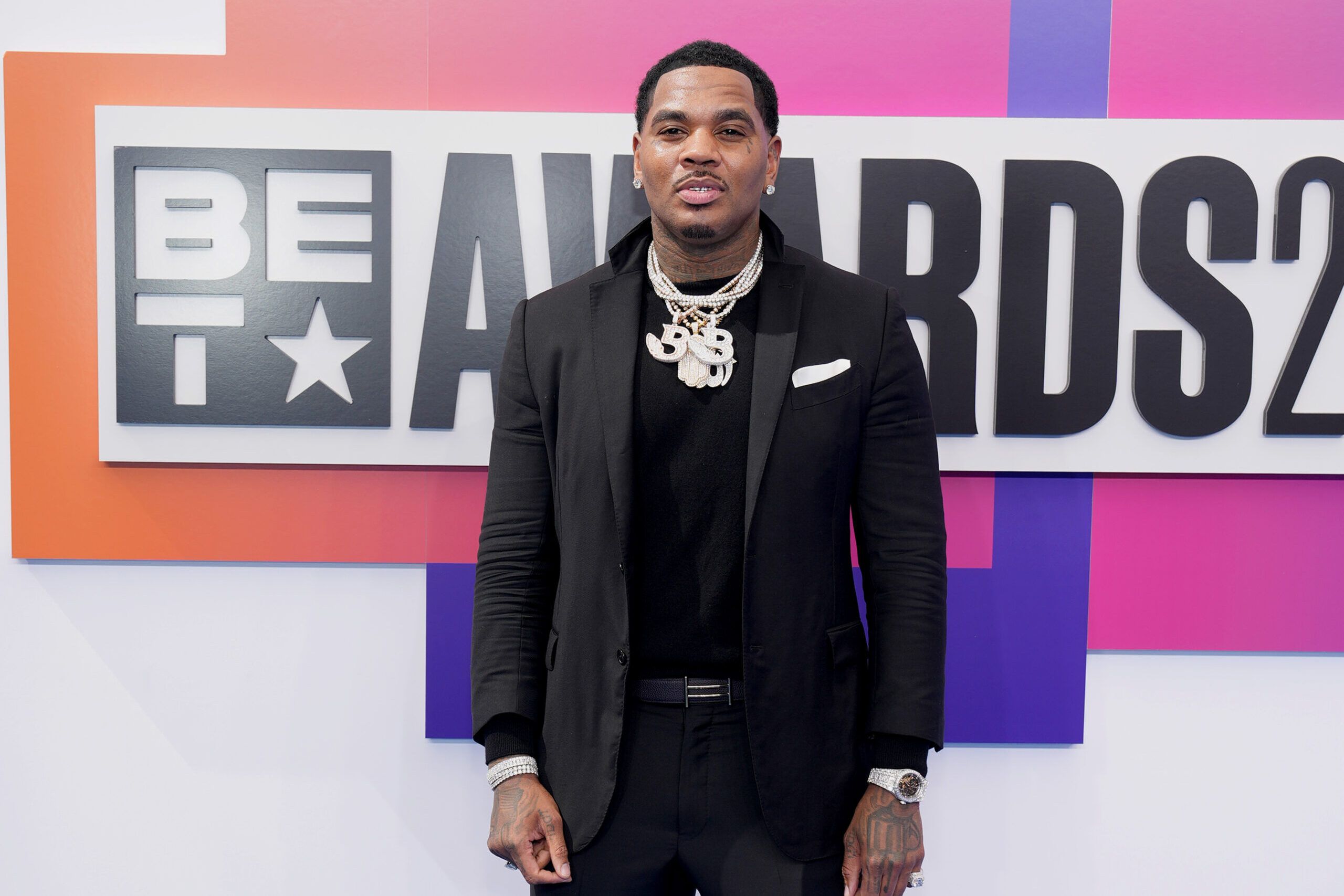 Kevin Gates Visits 4Xtra In The Hospital After Fireworks Accident