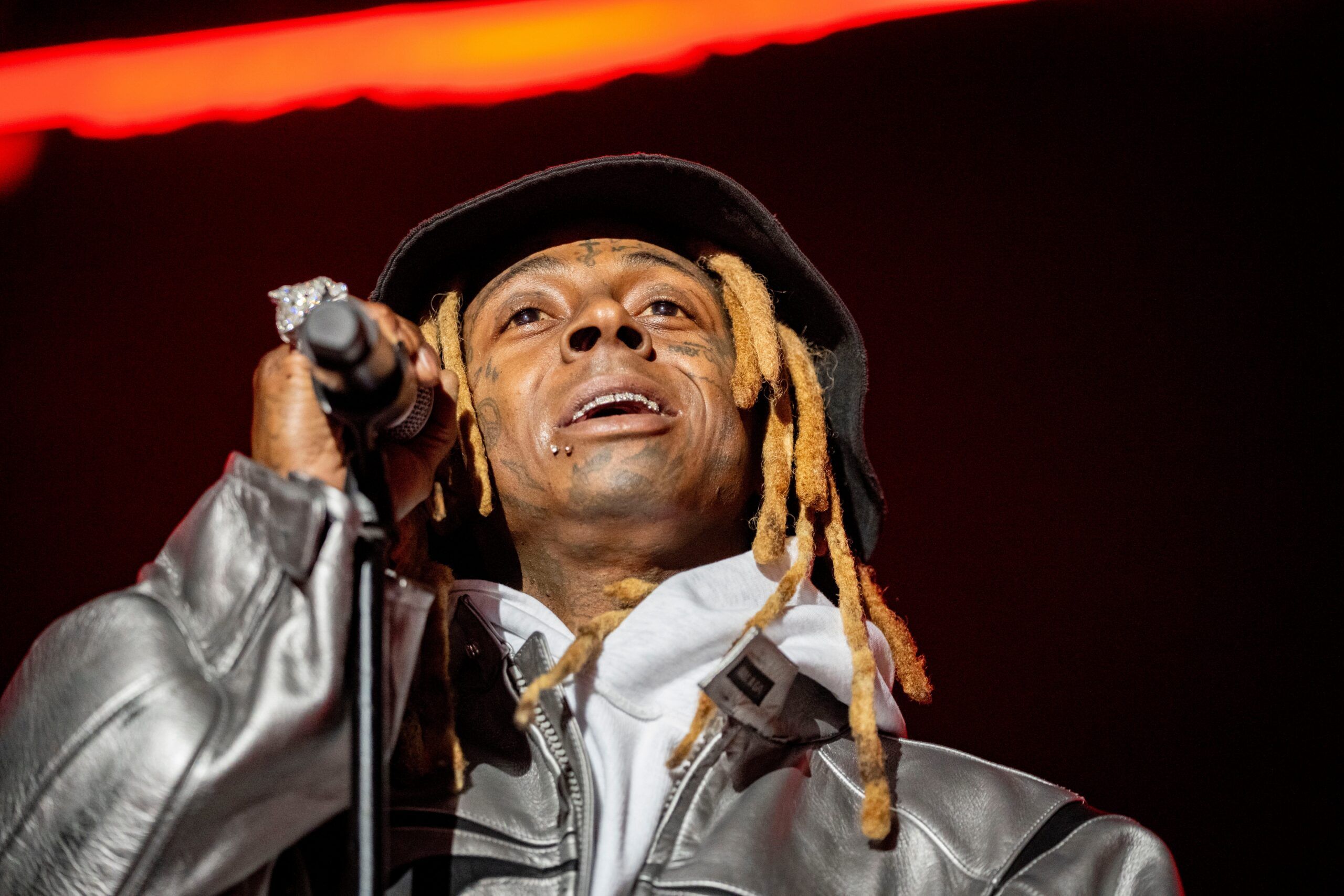 Lil Wayne Gives Disabled Fan His Chain During Heartwarming Meeting ...