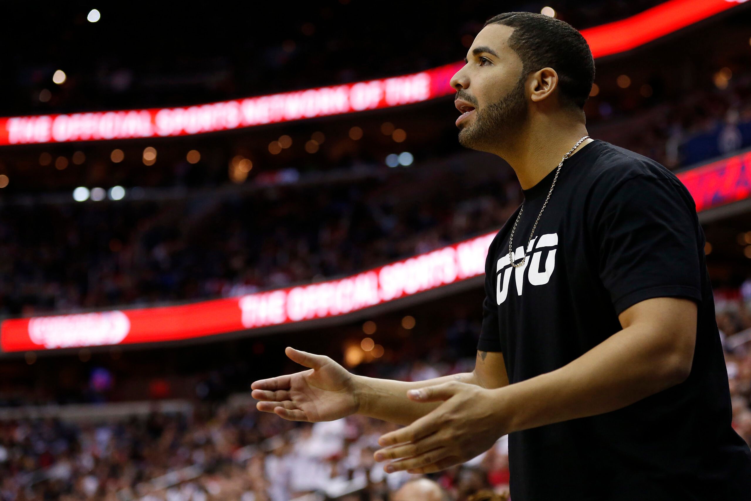Drake Goes No. 1 On Rhythmic Airplay With "What Did I Miss?"